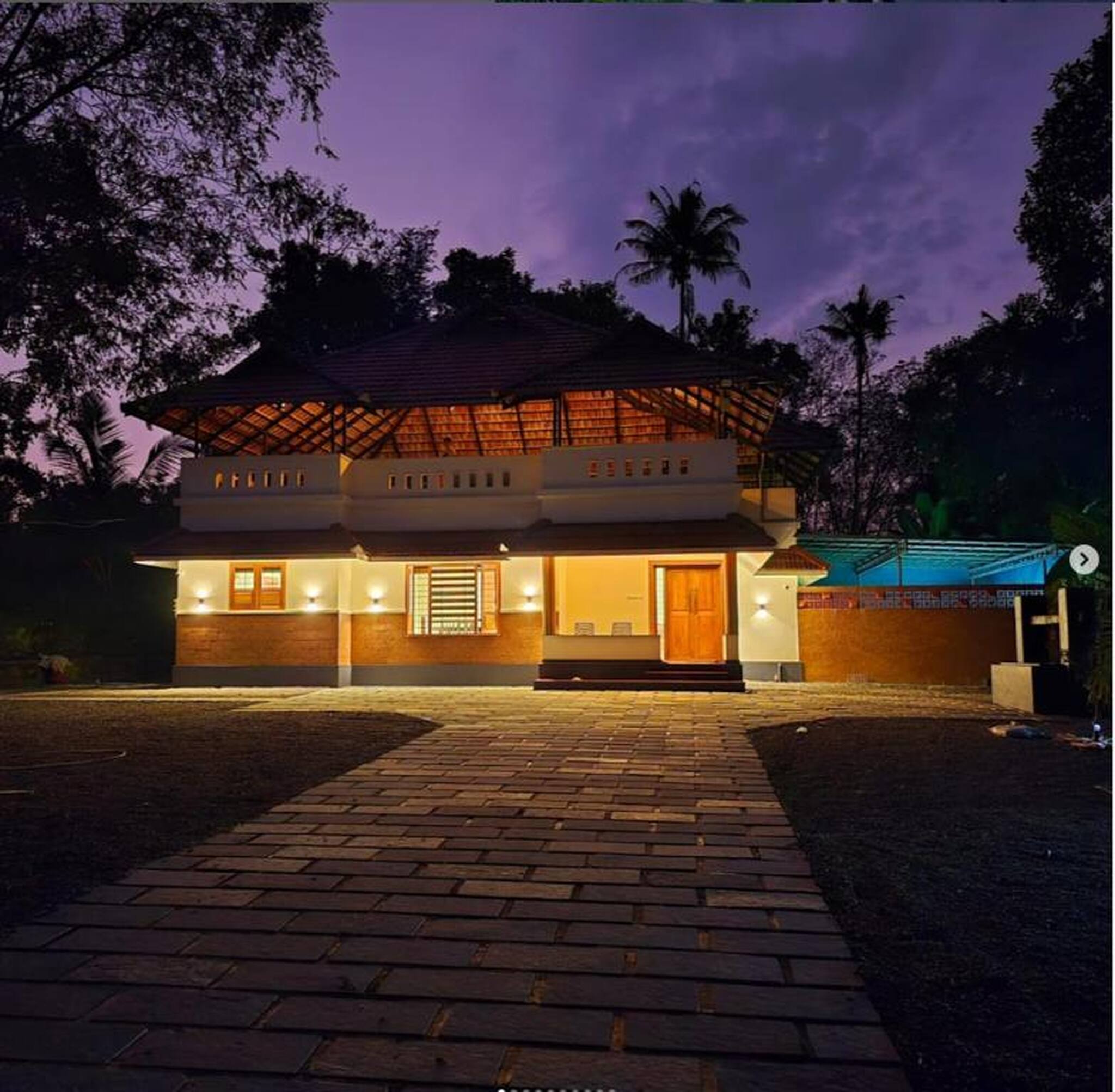 Acrewood Farmhouse - Pool Villa - Kerala
