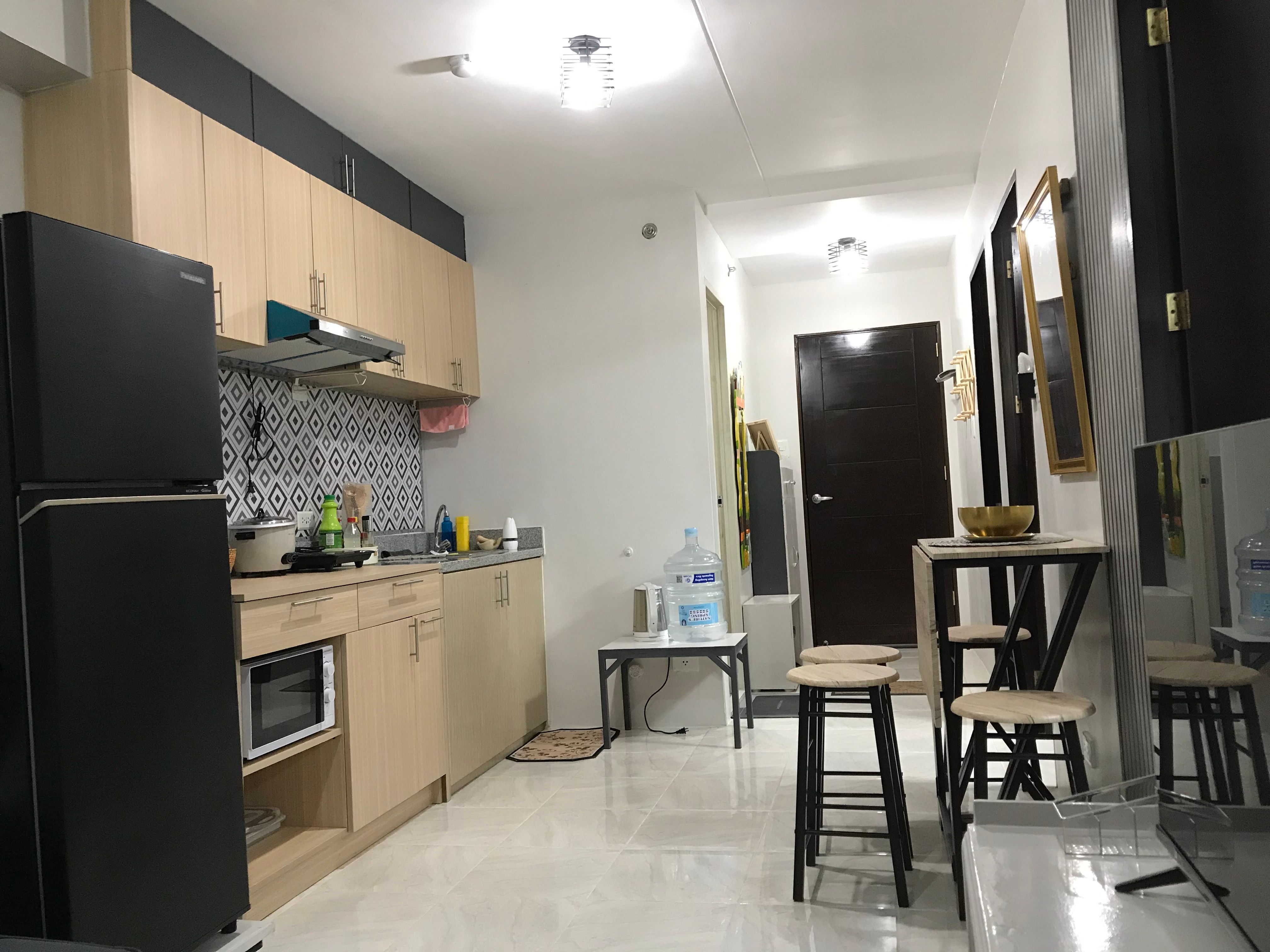 Charming Fully Furnished 3-bedroom Condo In Mandaue City, Cebu - Cebu City