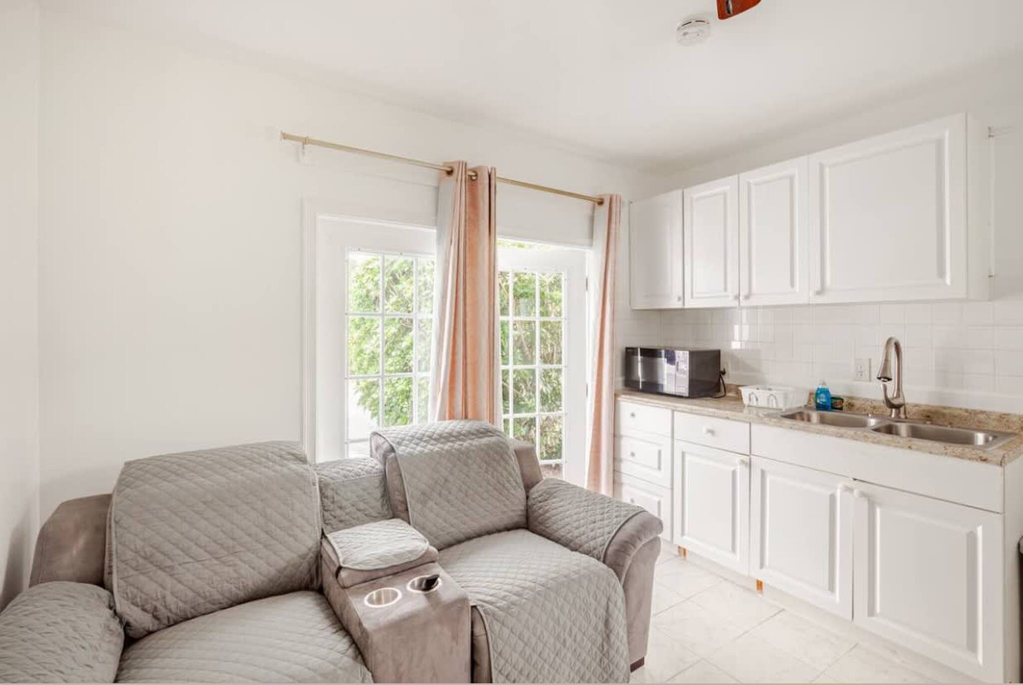 Cozy Private Apartment In Vero Beach With Garden View - Vero Beach, FL