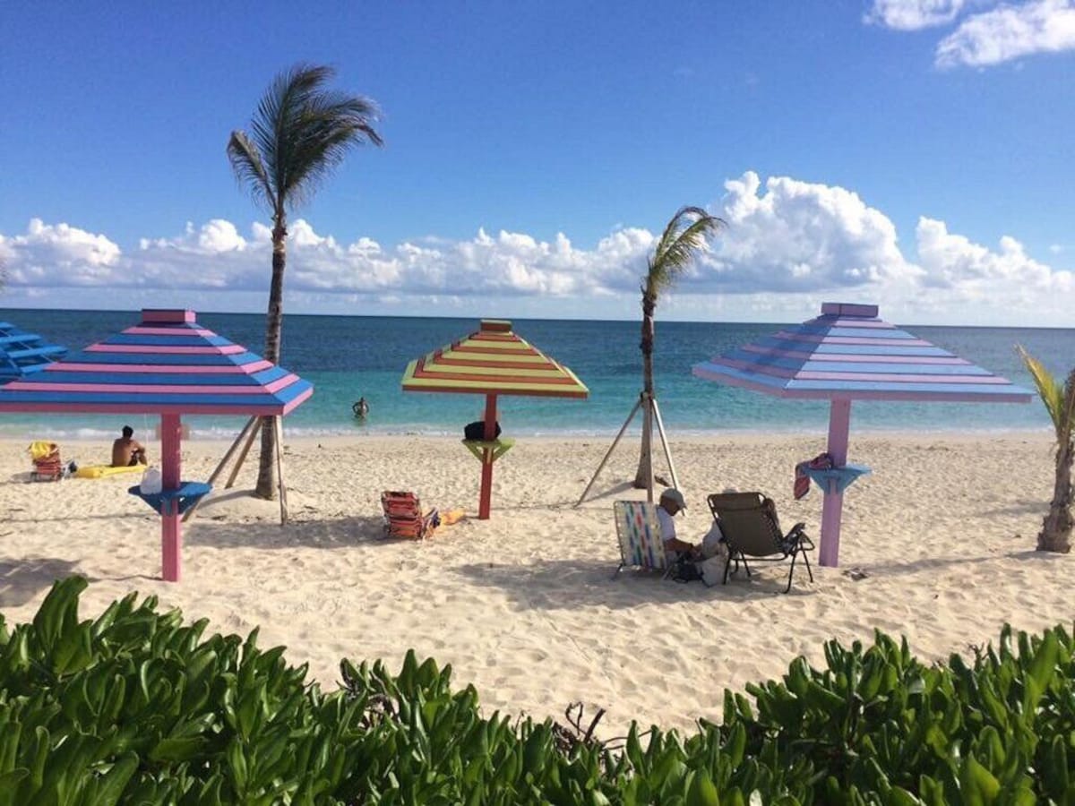 Elegante Condominio En Coral Beach, Frente A La Playa - Freeport