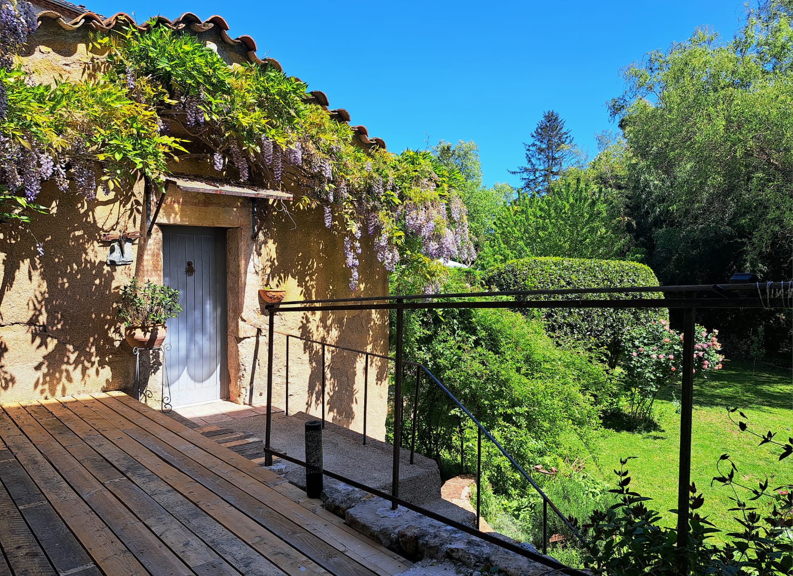 La Granja De Las Mil Hojas - Castres