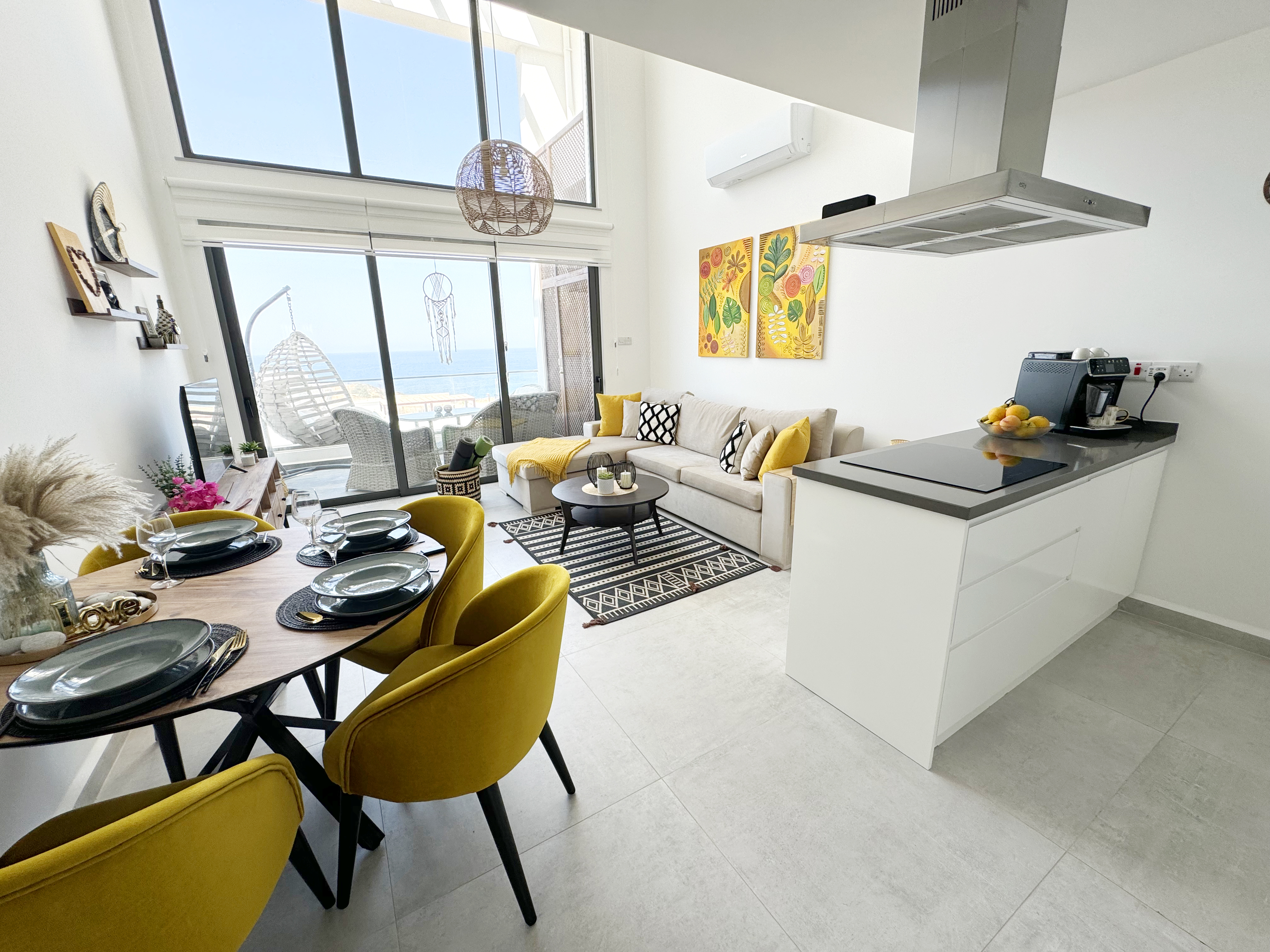 Lovely Furnished One-bedroom Apartment With An Amazing Sea View - Girne