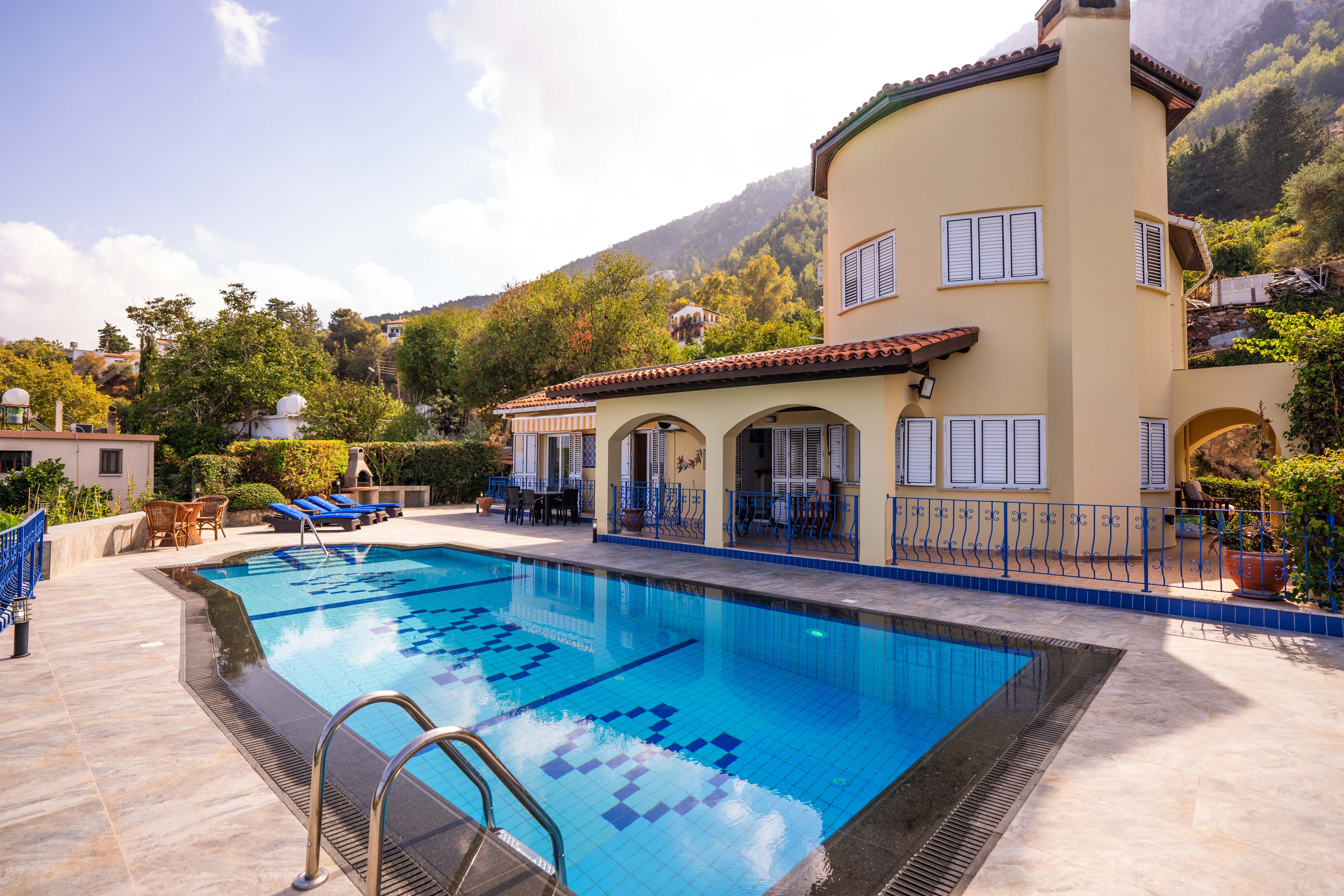 4-bedroom Villa With Amazing Views - Kıbrıs