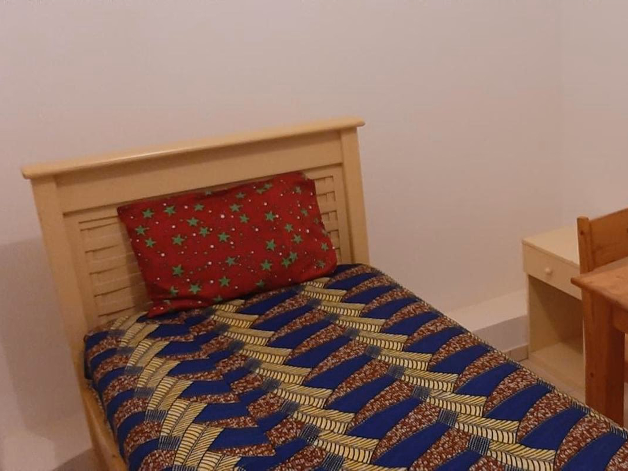 Quarto Individual Económico No Hotel Ah Maio Com Casa De Banho Privativa - Cabo Verde