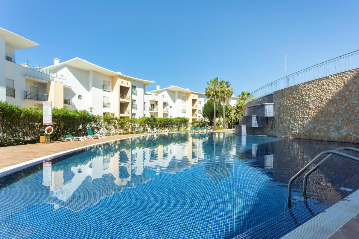 Elegantes Apartment Encosta Da Orada Mit 1 Schlafzimmer In Albufeira – Gartenblick, Schlafmöglichkeiten Für 4 Personen - Albufeira