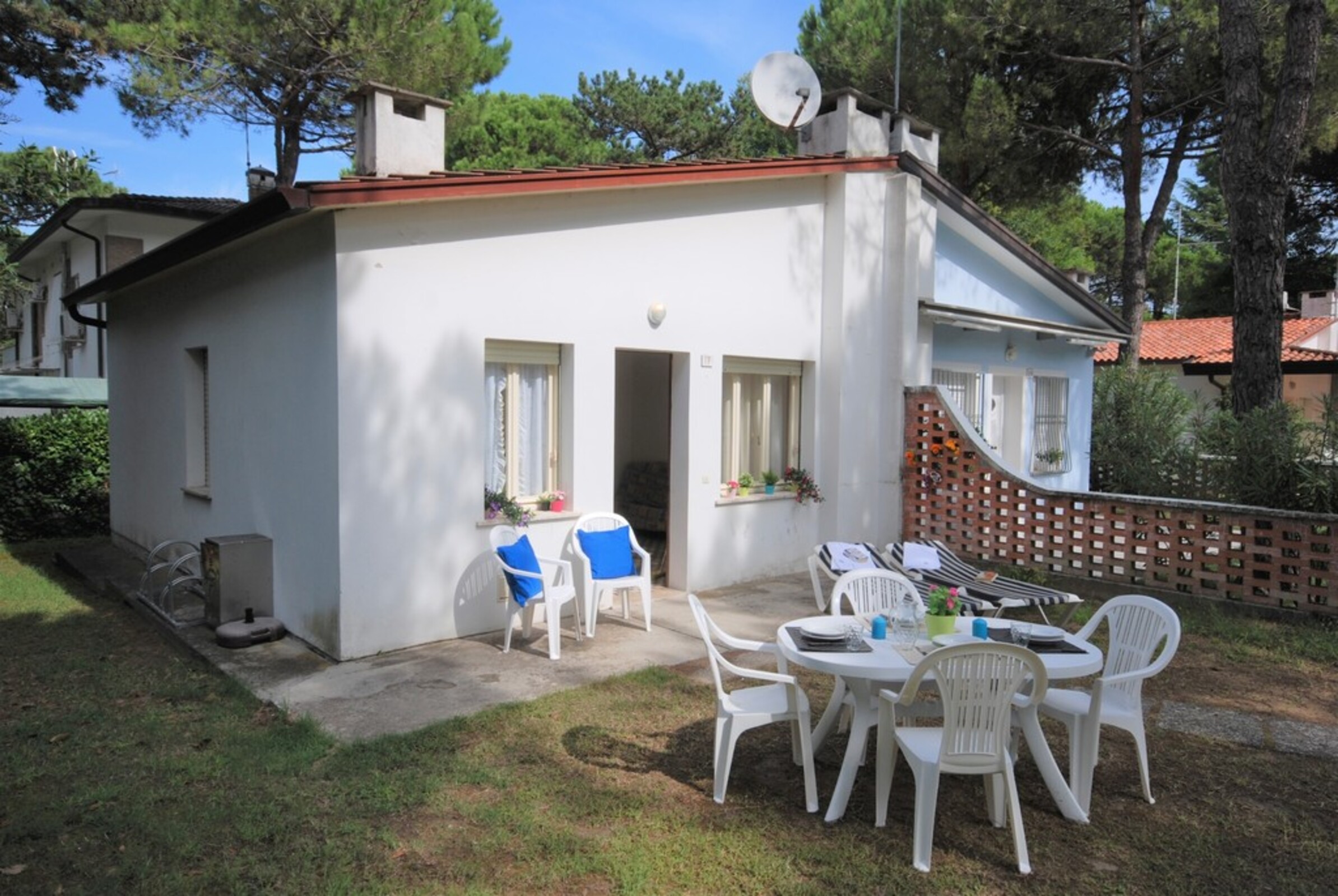Enjoy The Garden Of Our Cozy Flat - Lignano Sabbiadoro