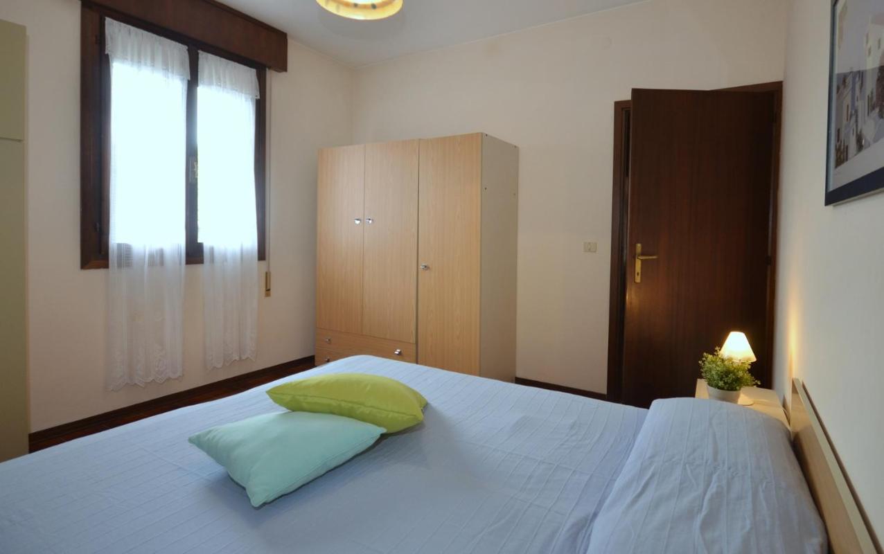 Großzügige Unterkunft Mit Pool - Bibione