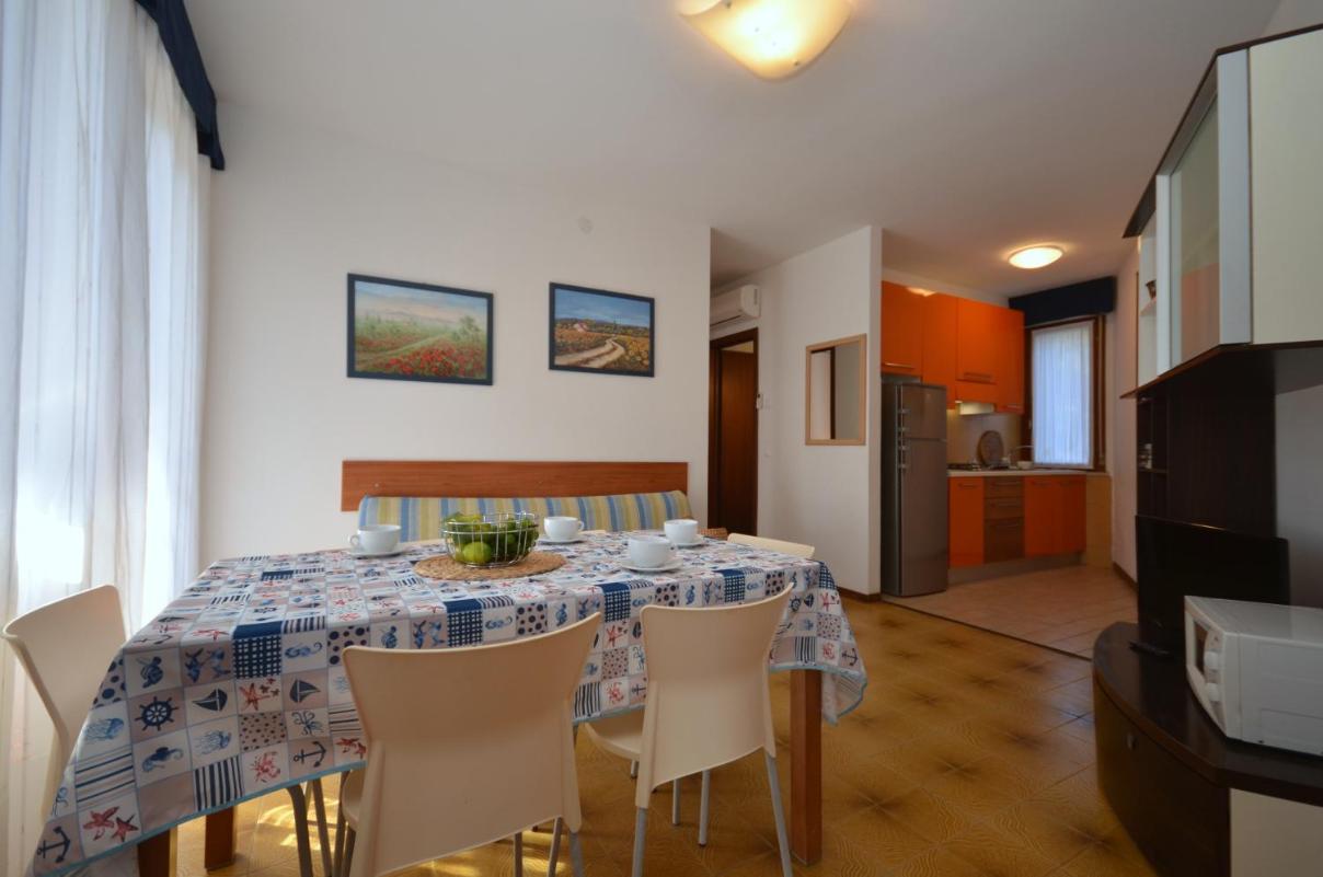 Geräumige Und Lichtdurchflutete Wohnung In Bibione - Bibione Pineda