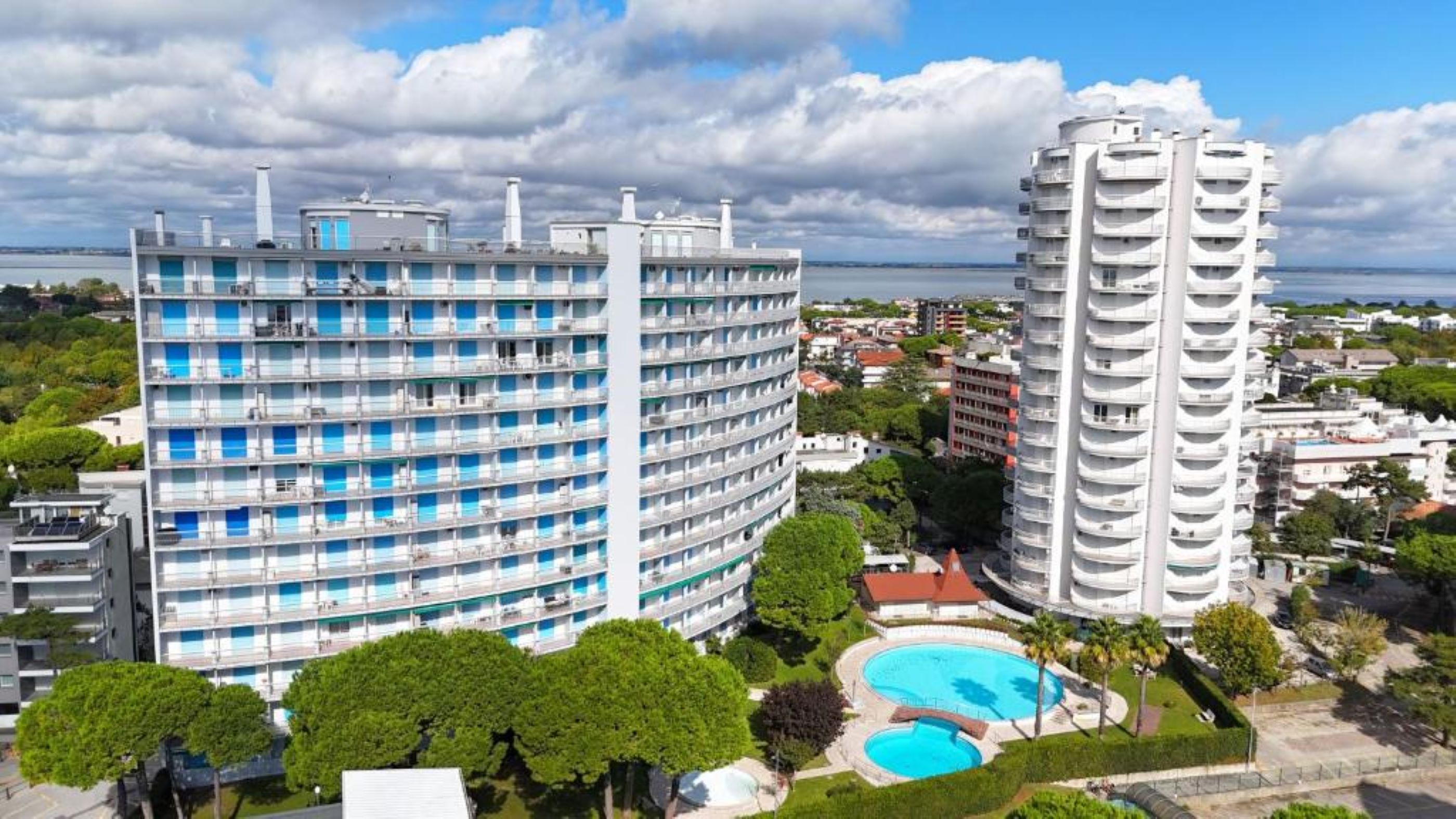 Dive Into Comfort – Modern Studio With Pool - Lignano Sabbiadoro