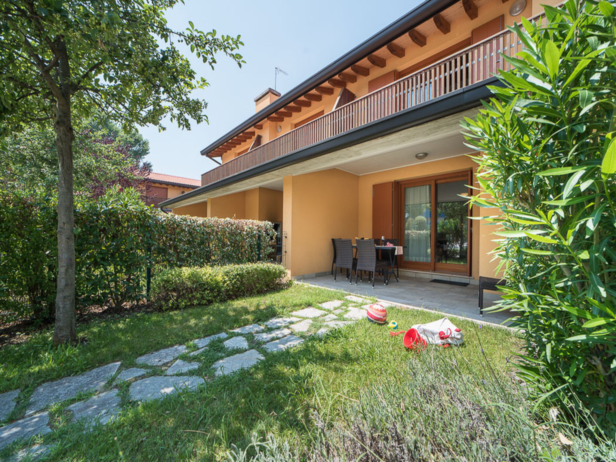 Elegante Und Lebendige Wohnung Von Beahost Rentals - Lignano Pineta