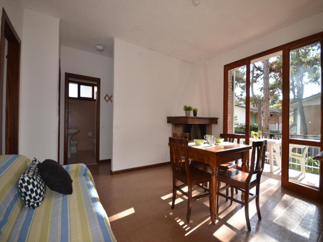 Schöne Wohnung Mit Terrasse In Toller Lage - Lignano Pineta