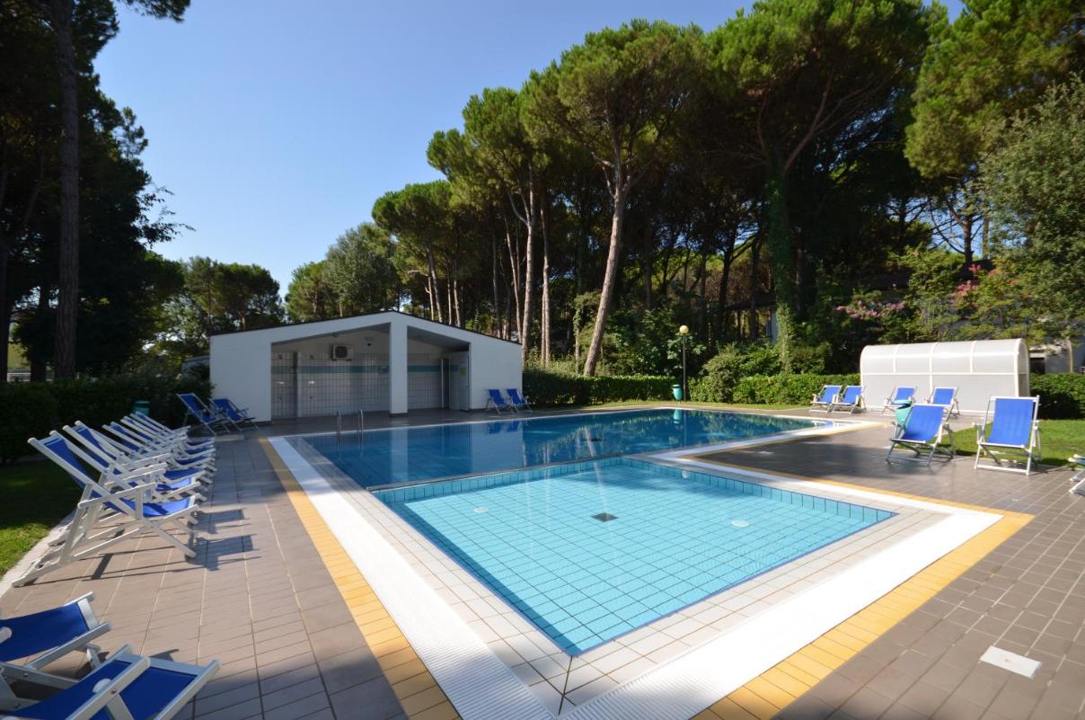 Entspannendes Apartment Mit Privatem Umzäunten Garten Und Gemeinschaftspool - Bibione Pineda
