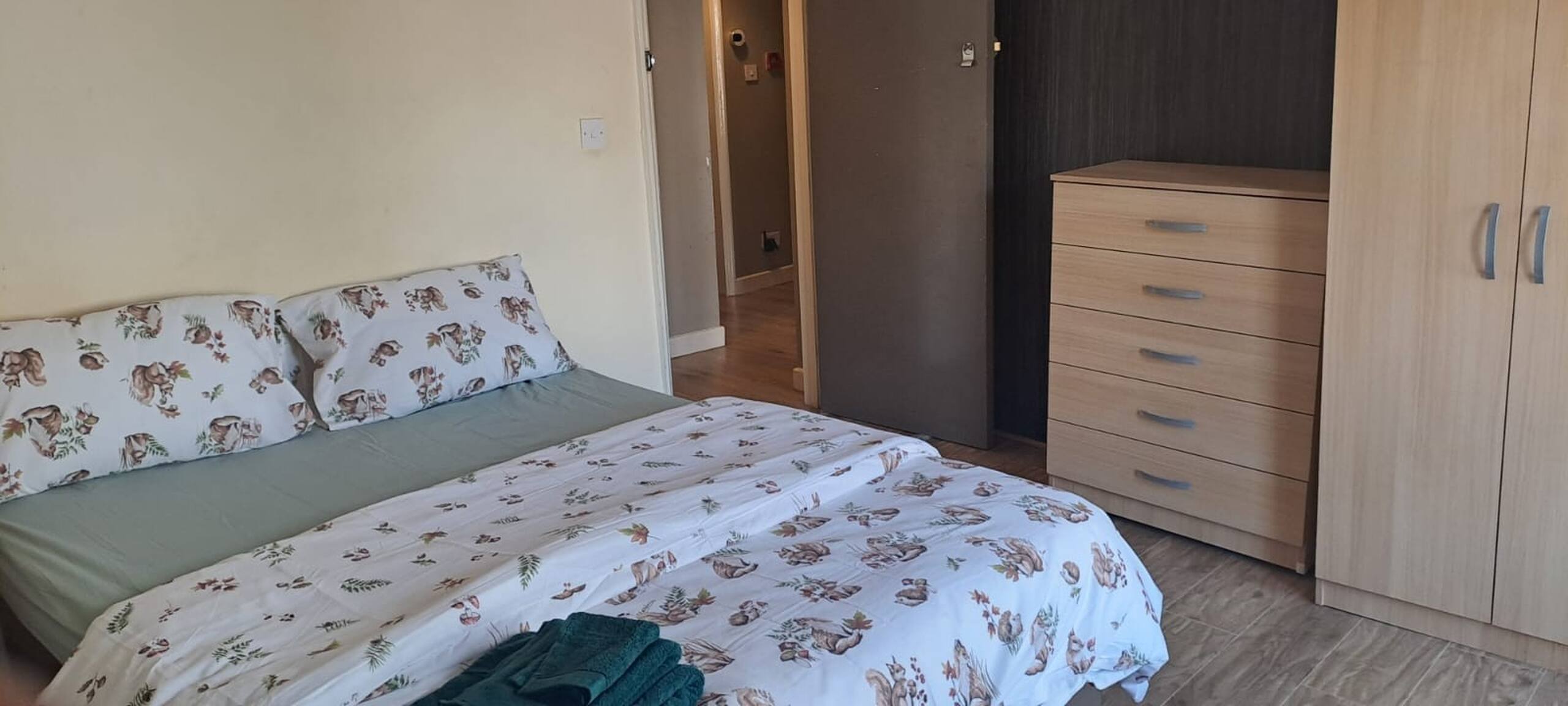 Charming Leicester Guest Room With Shared Facilities - Leicester