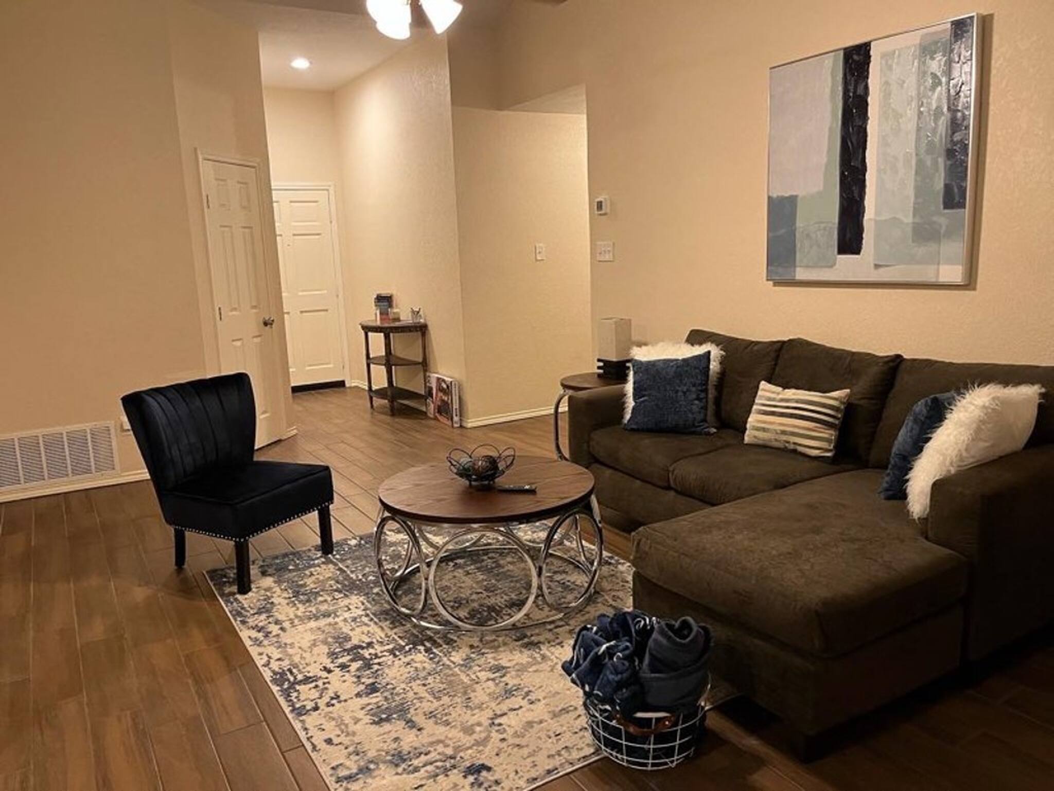 Acogedora Casa Que Admite Mascotas Con Patio - Arlington, TX