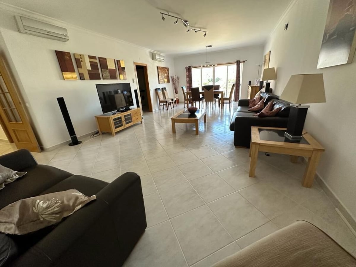 Días De Playa, Vistas Al Parque Y Vida Tranquila La Escapada Familiar Ideal En - Armação de Pêra