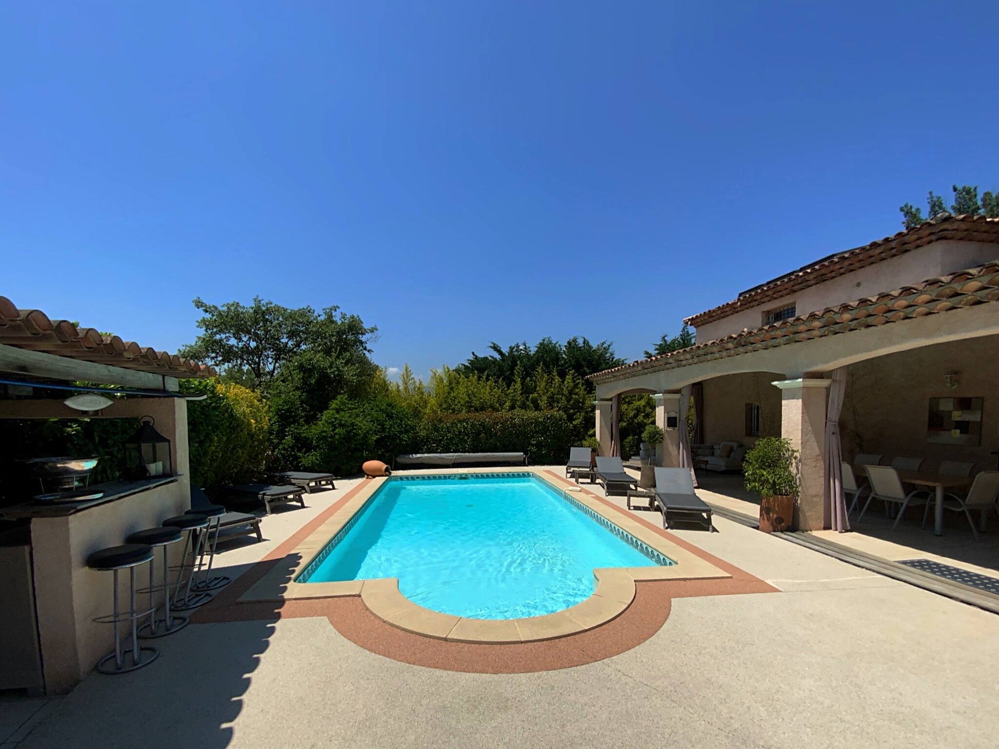 Villa 250m² Climatisée Piscine Chauffée & Fitness - Montauroux