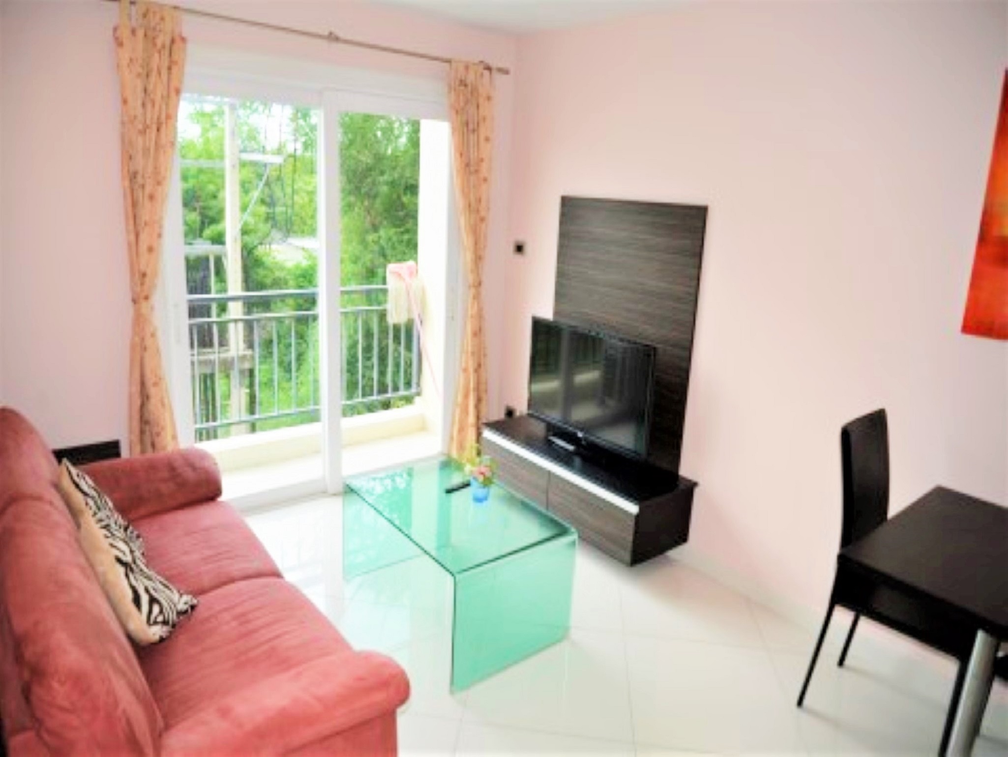 Park Lane Pattaya Con Una Gran Piscina Tipo Laguna - Pattaya City