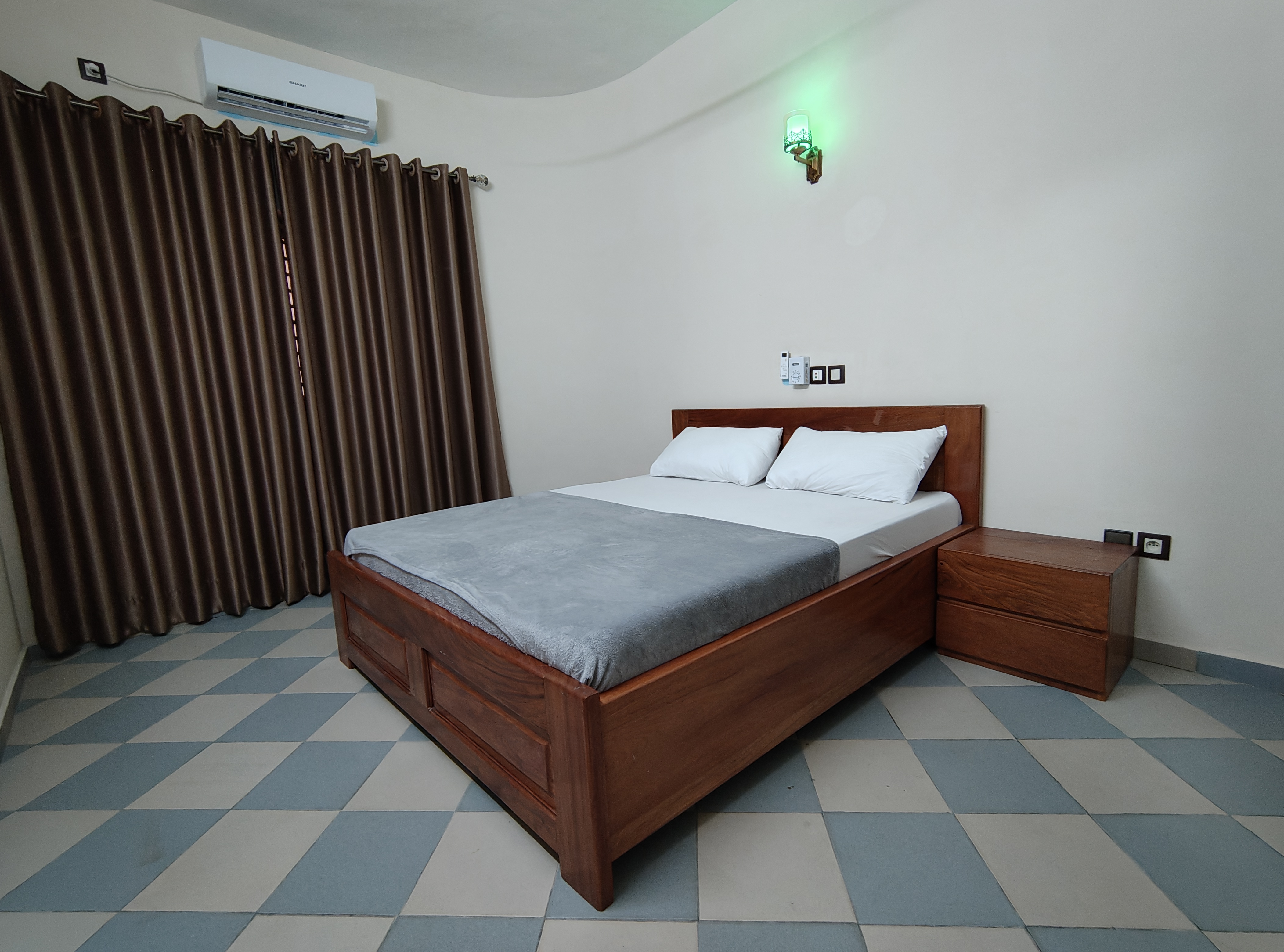 Chambre Queen Exécutive Et Salon à Cotonou, Bénin - Cotonou
