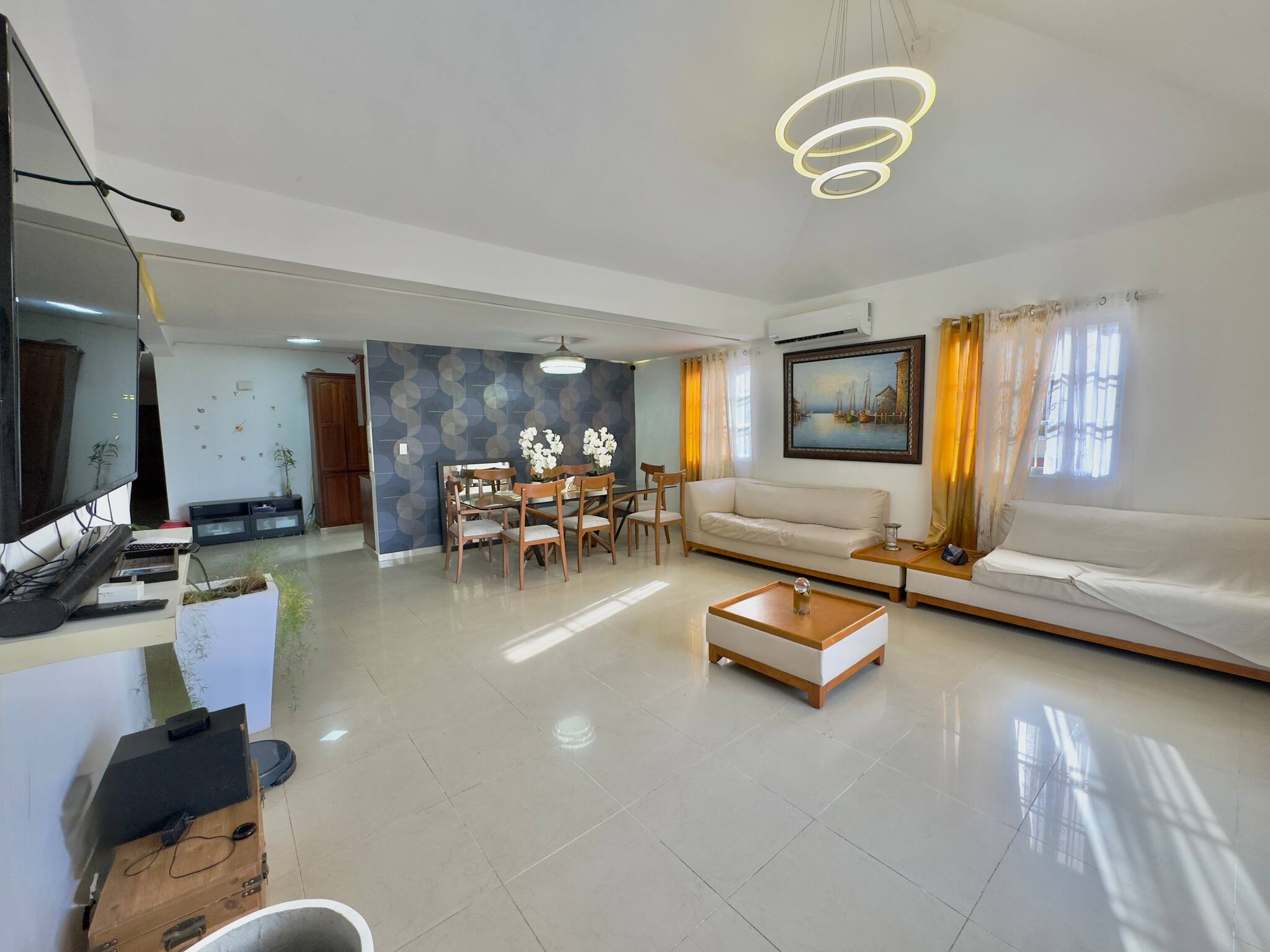 Elegante Apartamento En La Romana Con Ac Y Estacionamiento Cubierto - La Romana