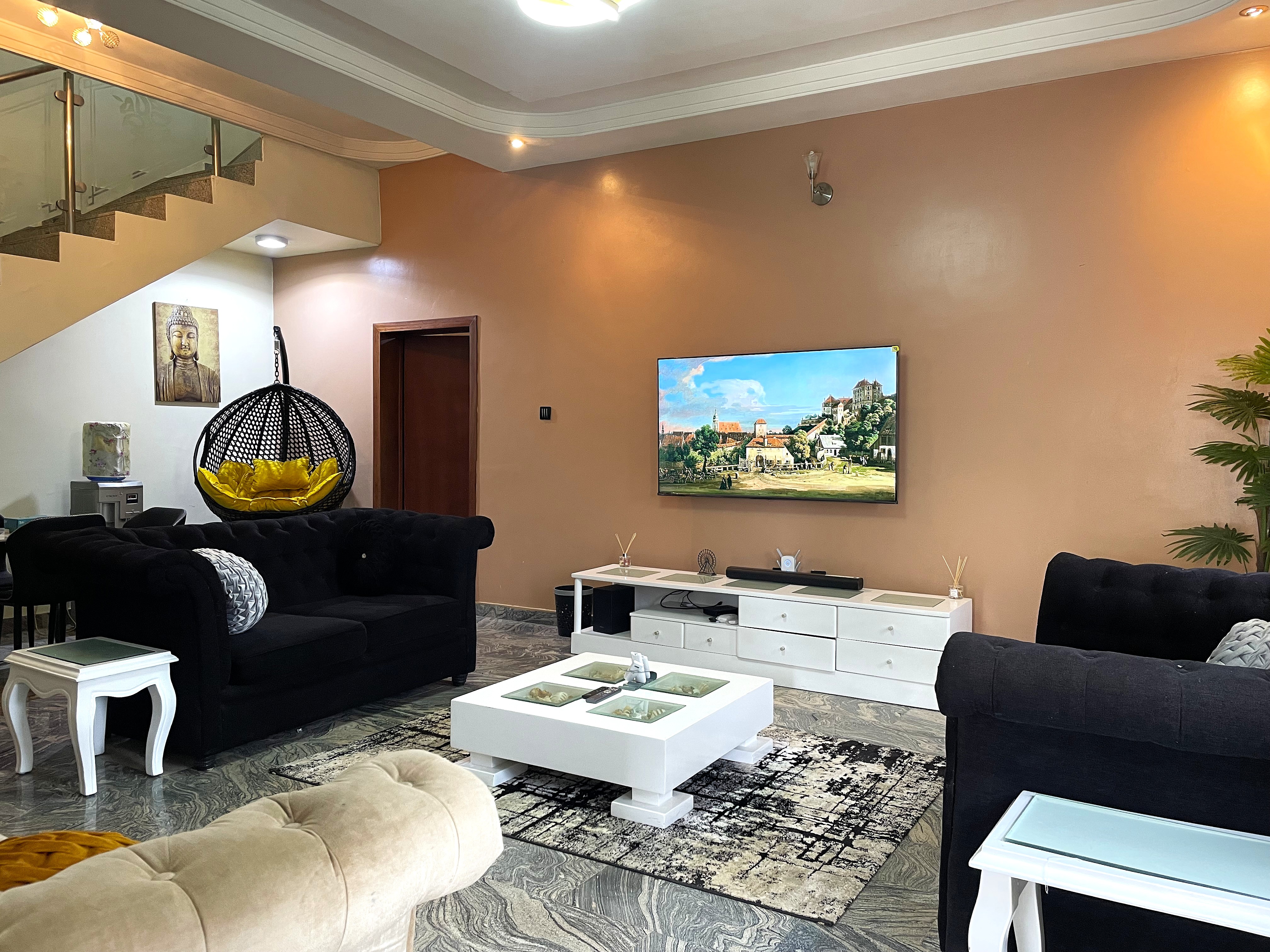 Luxury 4 Br Apt W Parking, Hot Tub, Magodo Estate - Lagos