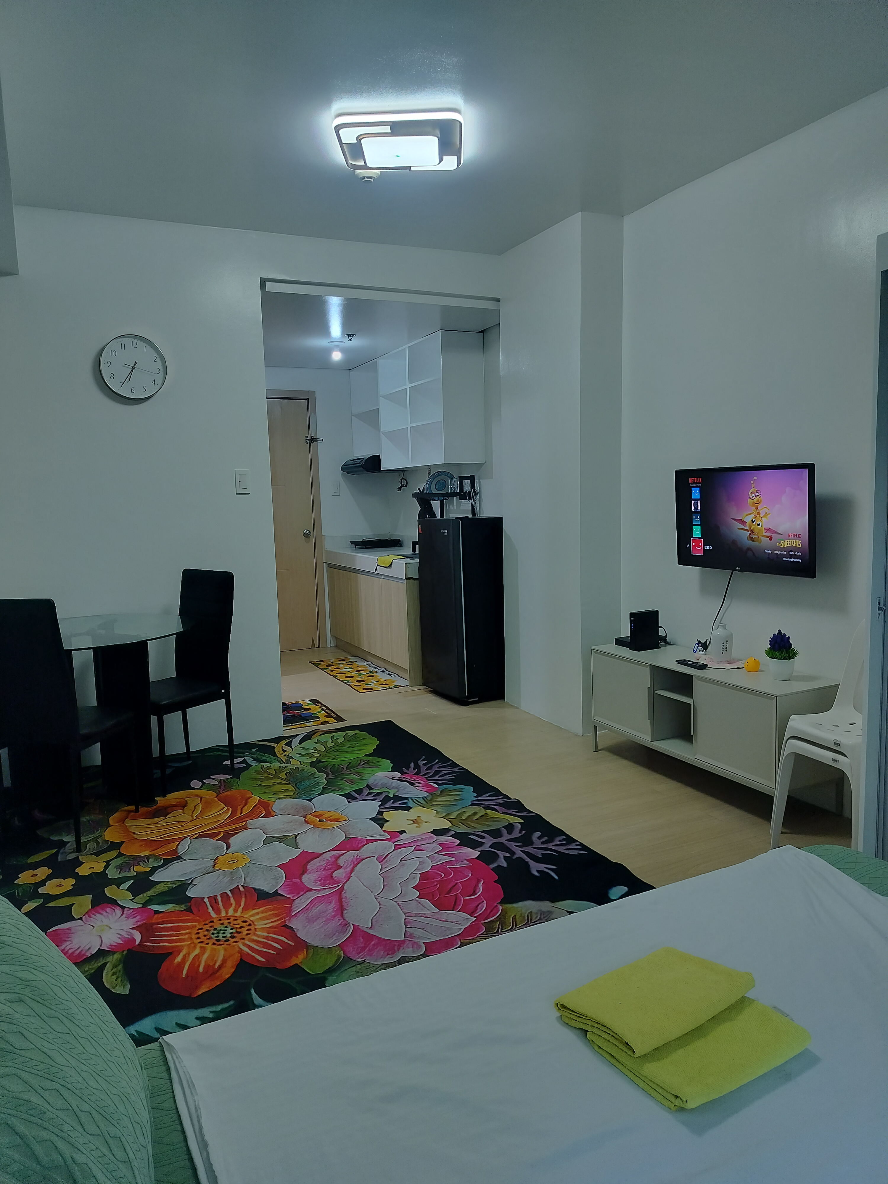 Nix Staycation Mplace Tower C 7th Floor - Quezon City