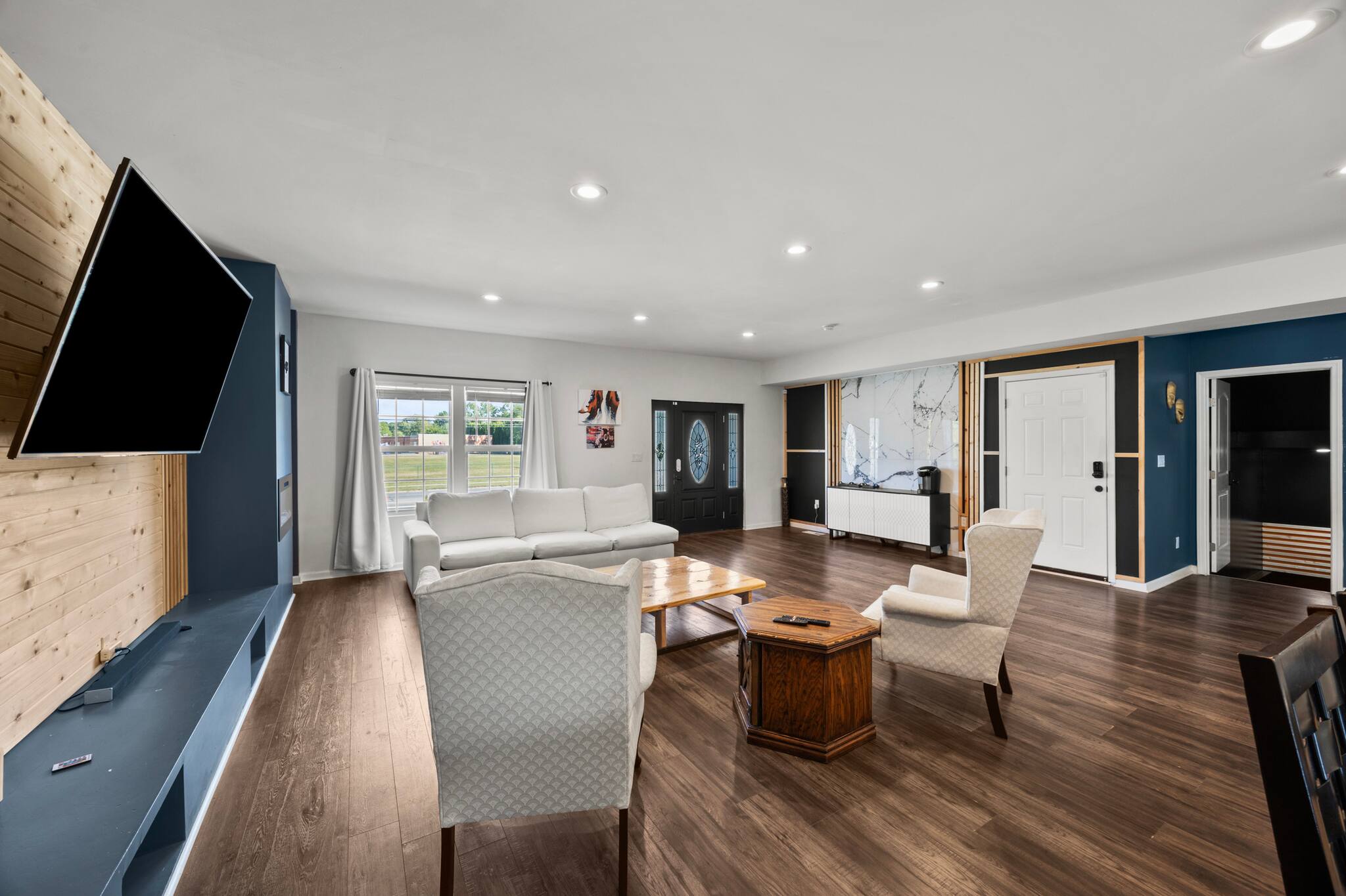 Top-notch Columbus Retreat With On Demand Driver - New Albany, OH