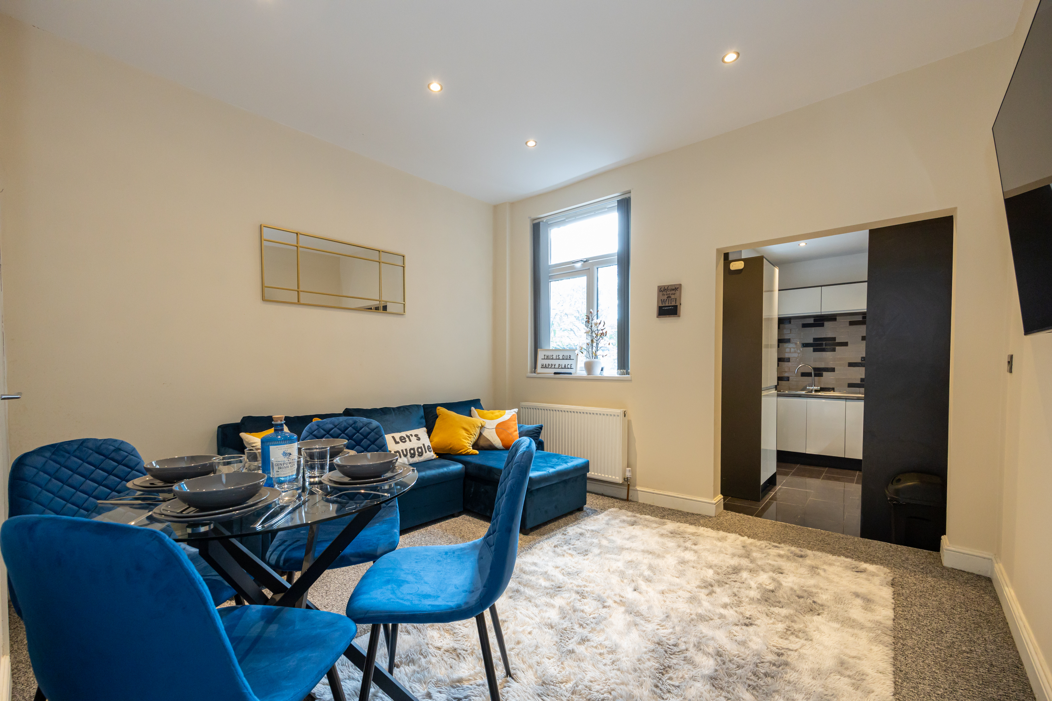 Cosy 4 Bed Townhouse Near Keele University And Royal Stoke Hospital - Newcastle-under-Lyme