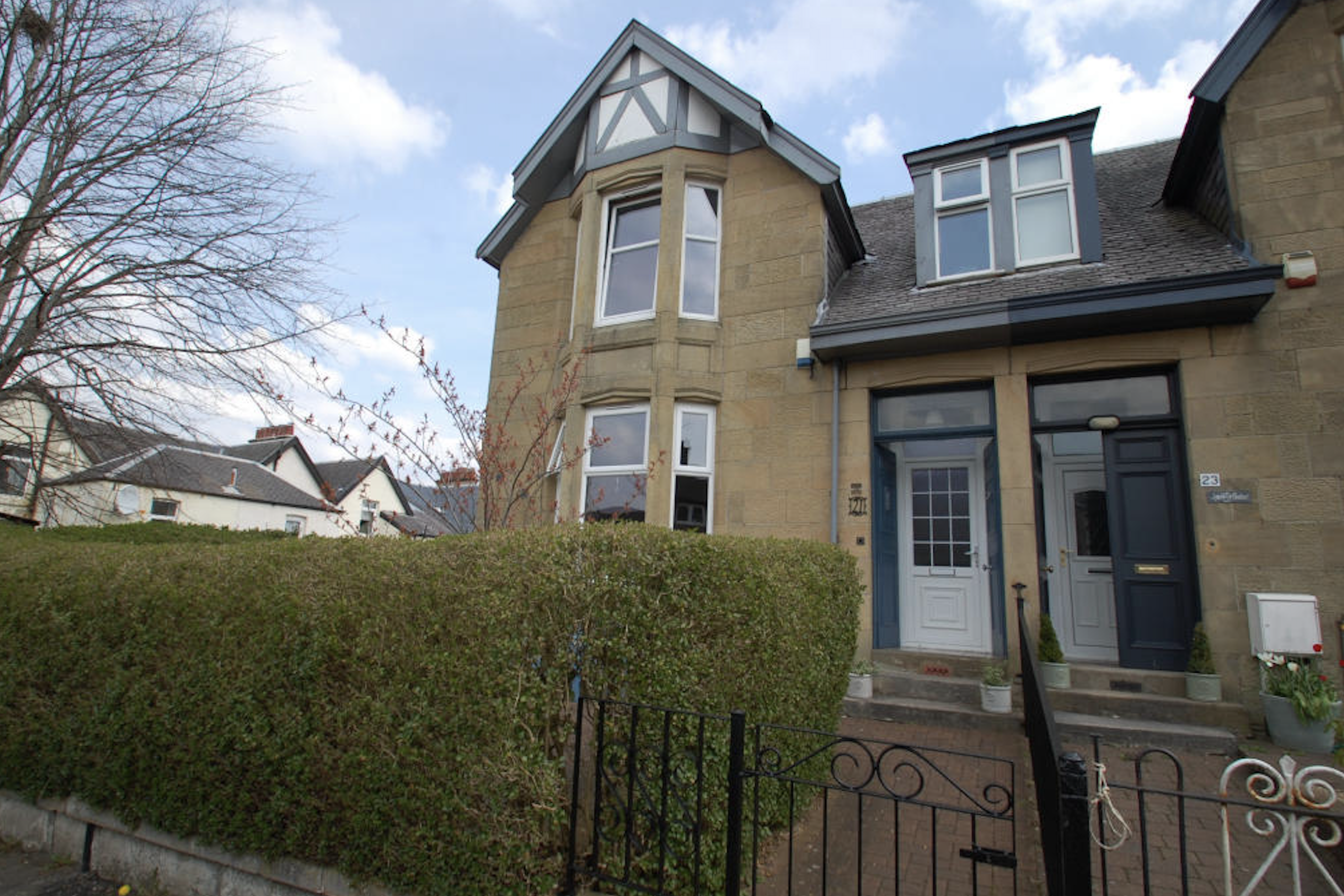 Large Bedroom With Bay Window - Glasgow