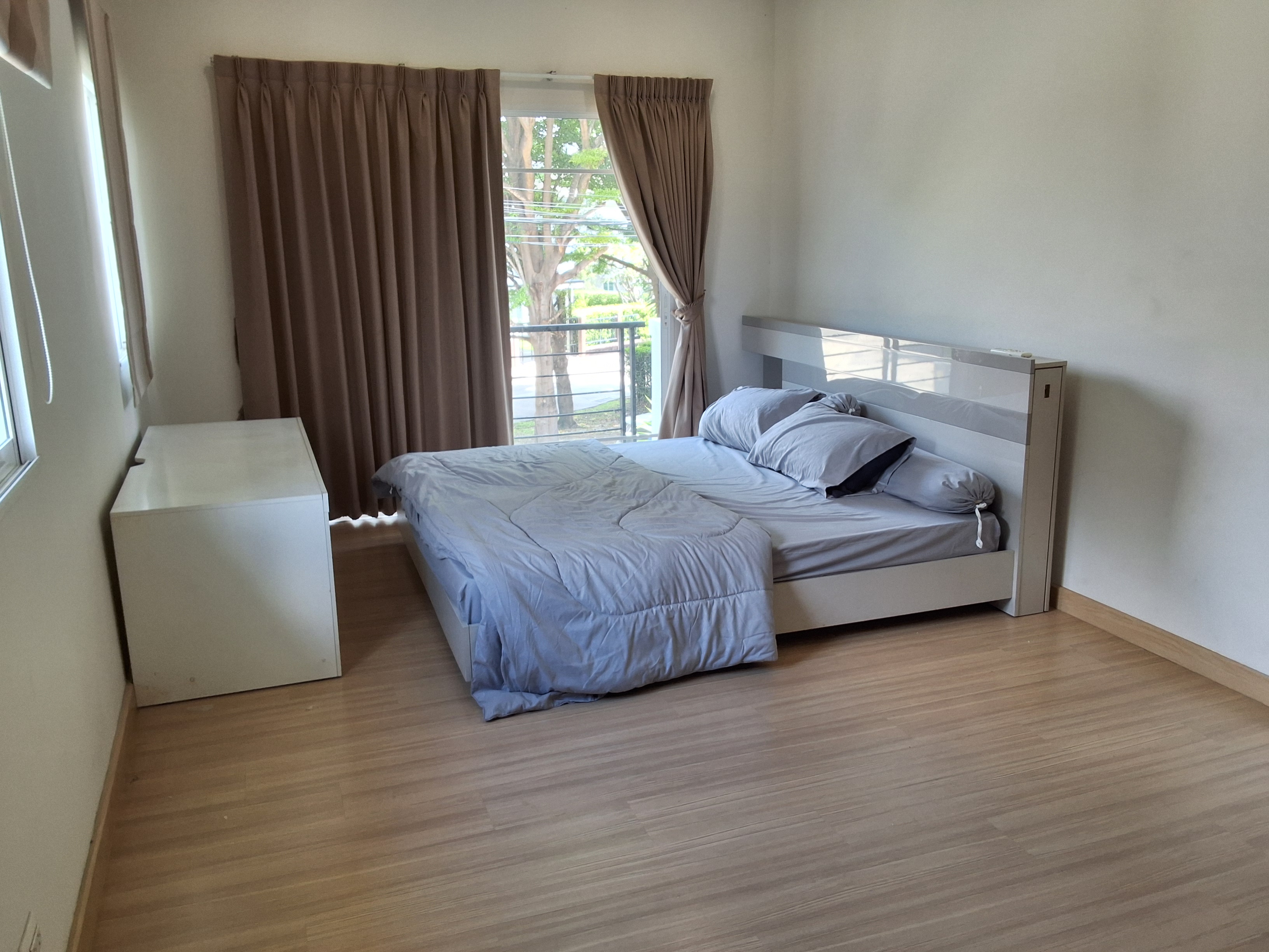 Spacious Entire House With Shared Fitness Room And Shared Indoor Pool In Club - Ayutthaya