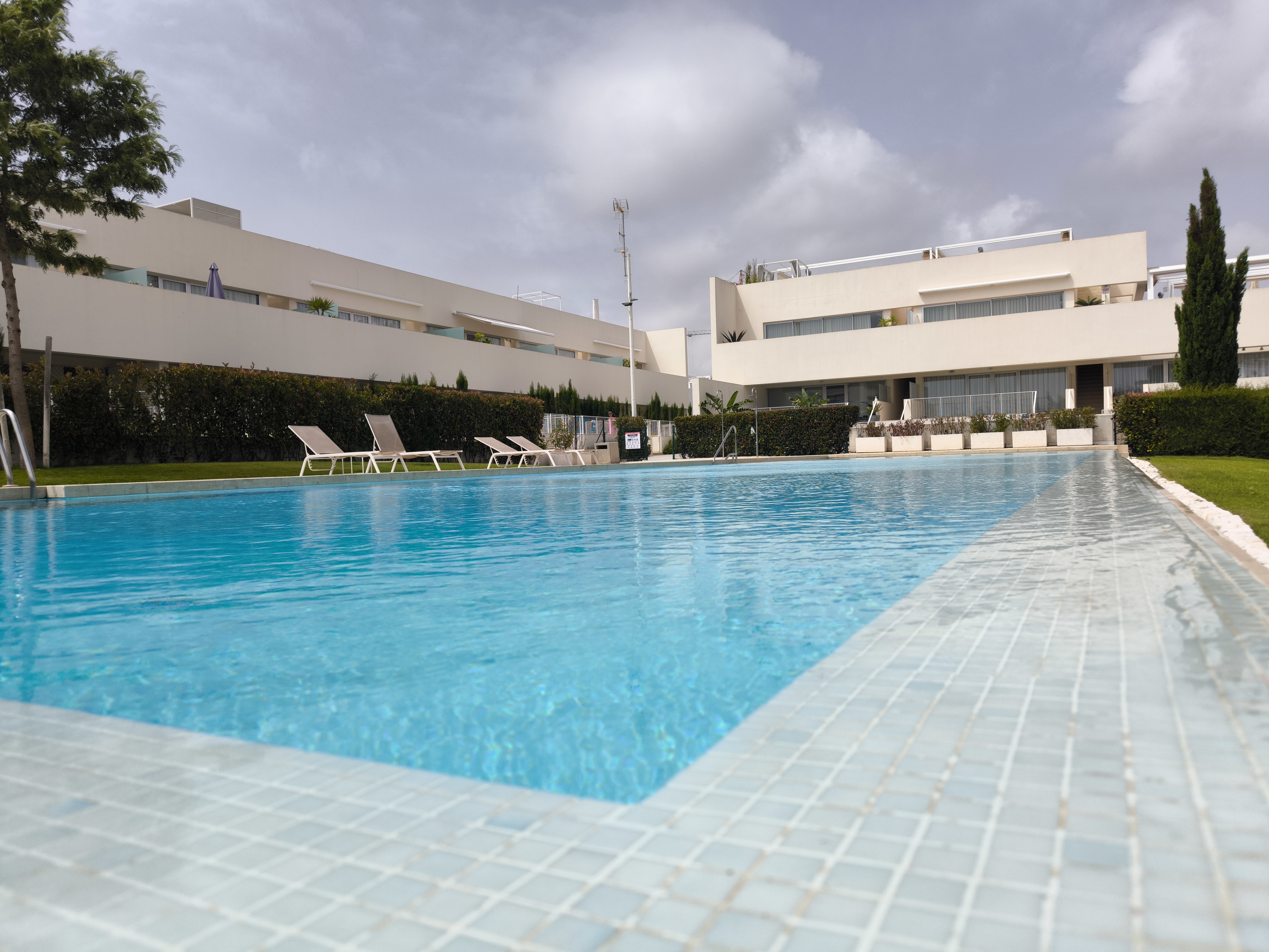 Elegante Bungalow Bajo En La Coronelita Los Balcones Con Piscina Comunitaria - Costa Blanca