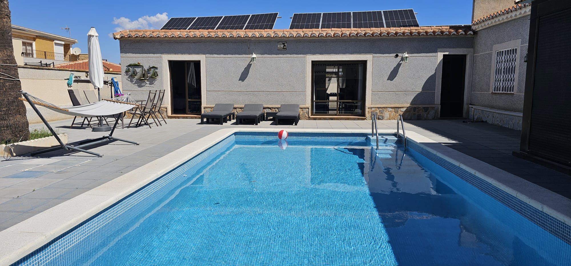 Elegante Vivienda Adosada Con Piscina Compartida En Torrevieja - Torrevieja
