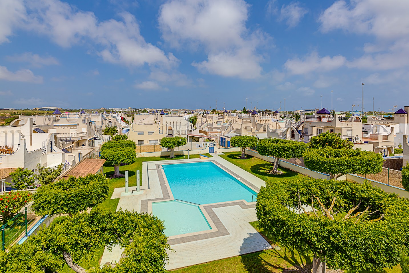 Elegante Bungalow Con Jacuzzi Villa Loi & Charls En Torrevieja - Torrevieja