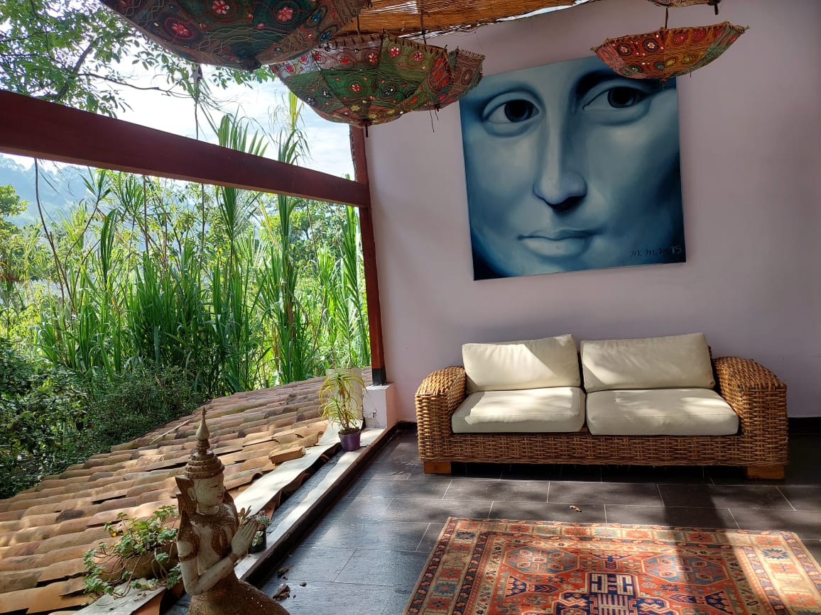 Villa Exuberante Y Artística Con Jardín Jungla En La Ciudad - La Estrella