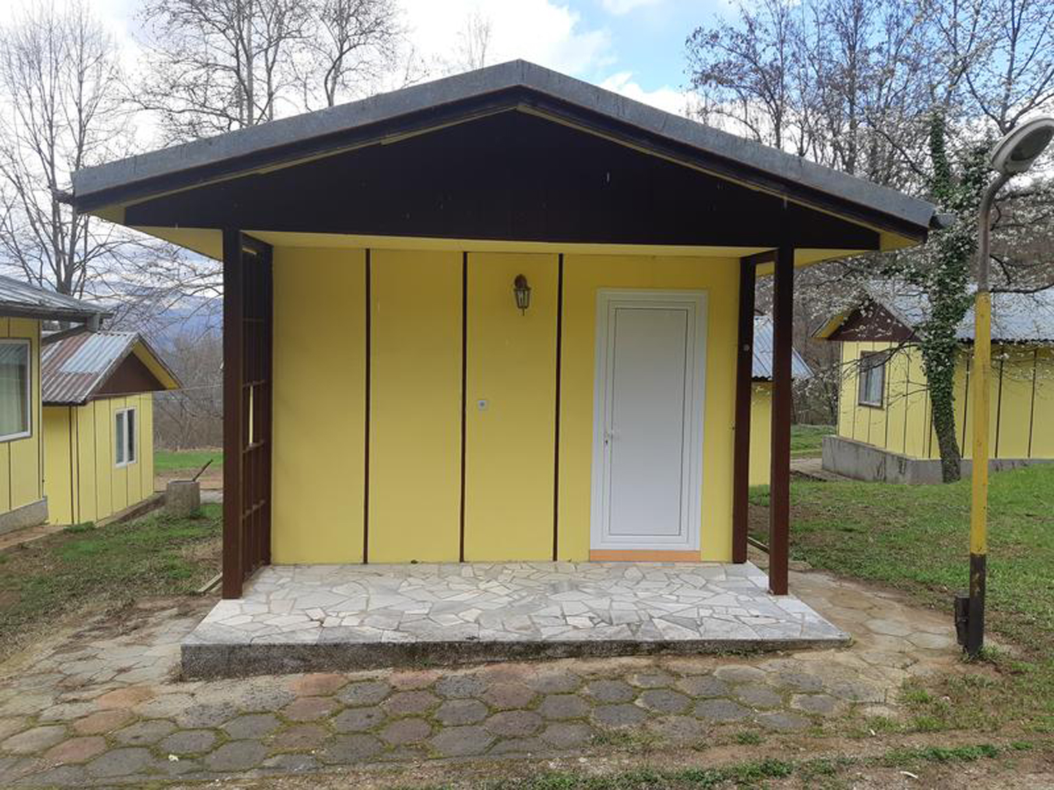 Bungalow Para 2 Personas En La Zona Perfecta Del Pueblo De Kamena - Bulgaria