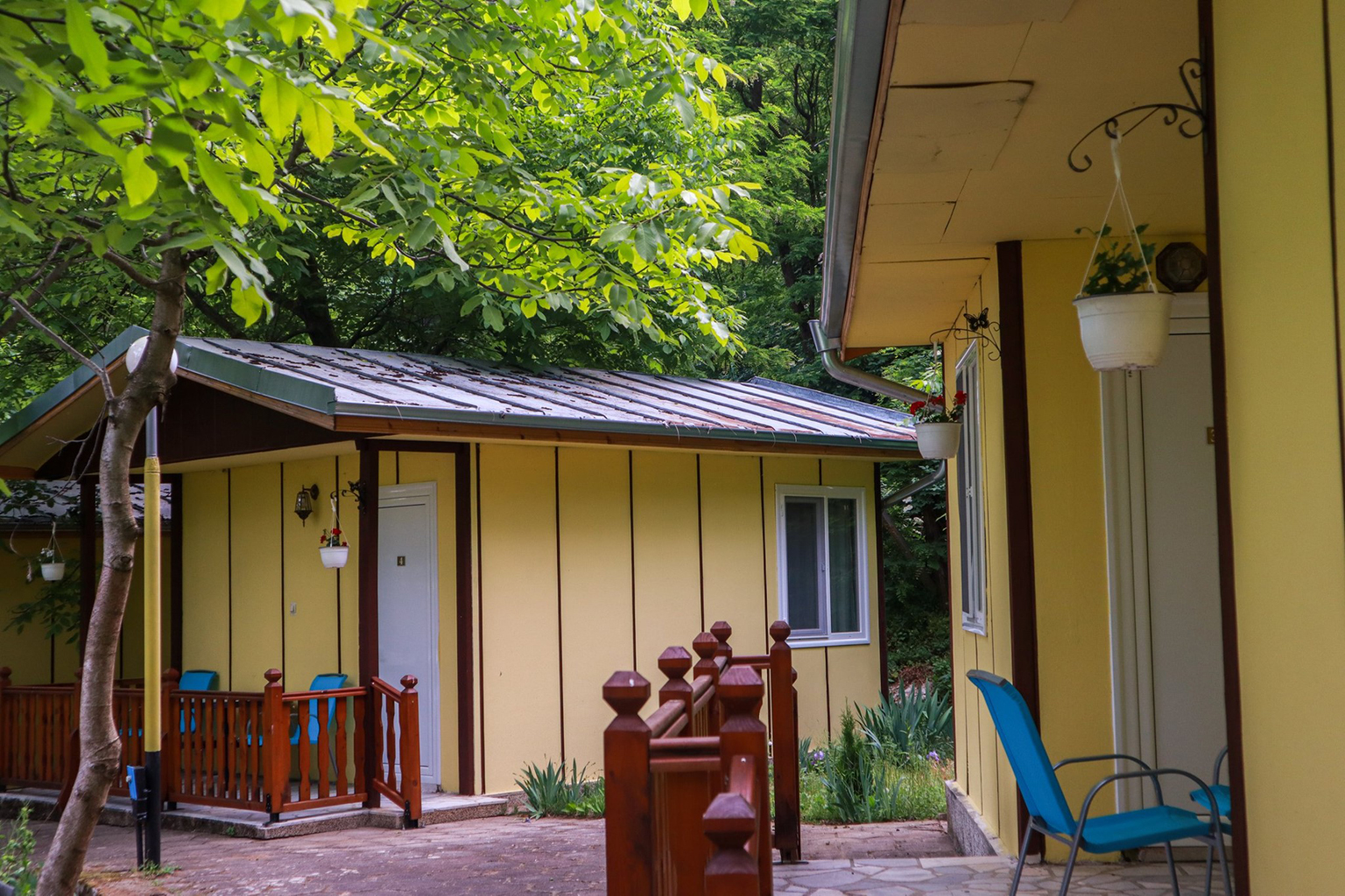 Bonito Bungalow Para 2 O 3 Personas En Una Bonita Zona Del Pueblo De Kamena - Bulgaria