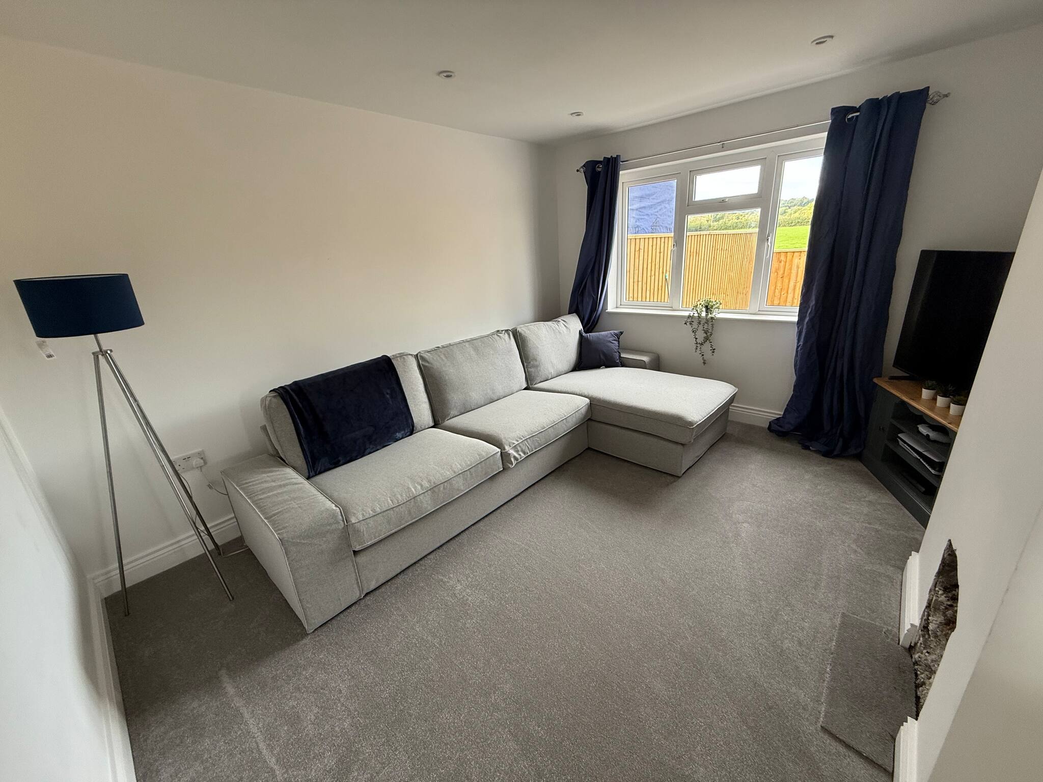 2 Bedroomed Bungalow With Large Hottub! - Wiltshire