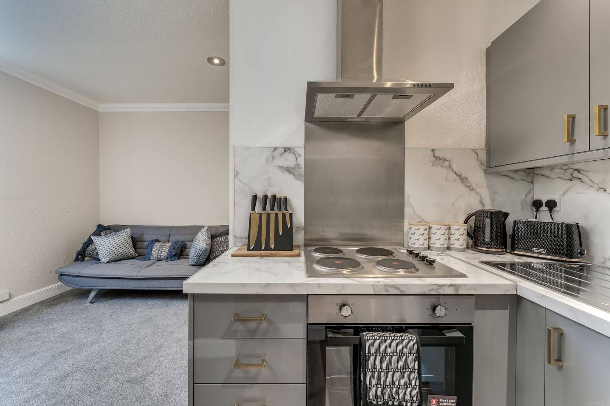 Garden Flat - Stylish - Modern Flat - Near Balloch - Loch Lomond