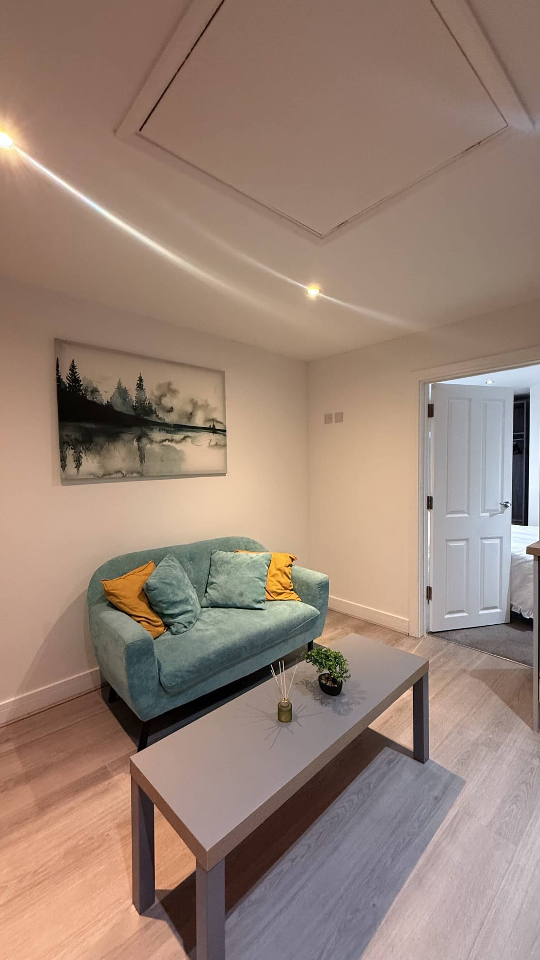 Cozy 1 Bedroom Fully Furnished Apartment - Derbyshire