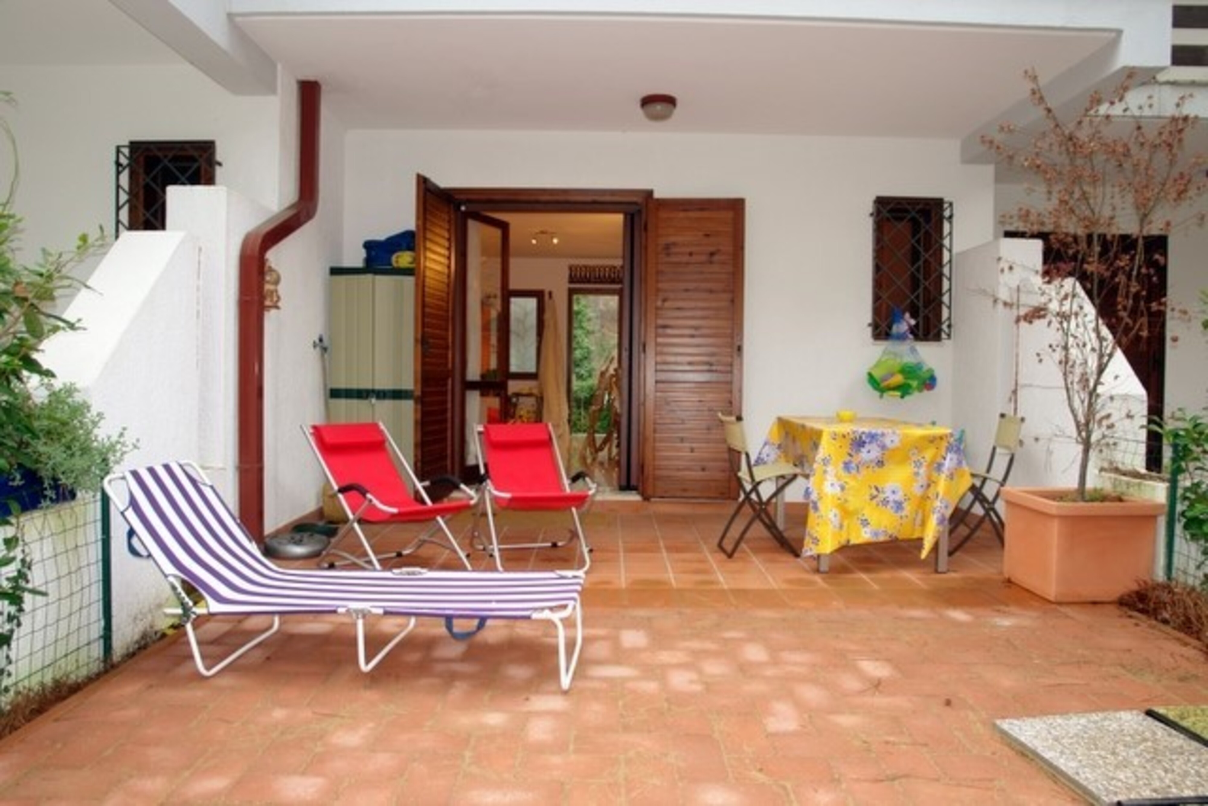 Hervorragend Ausgestattetes Reihenhaus Mit Eingezäuntem Garten Für 8 Personen In Lignano Pineta - Lignano Sabbiadoro