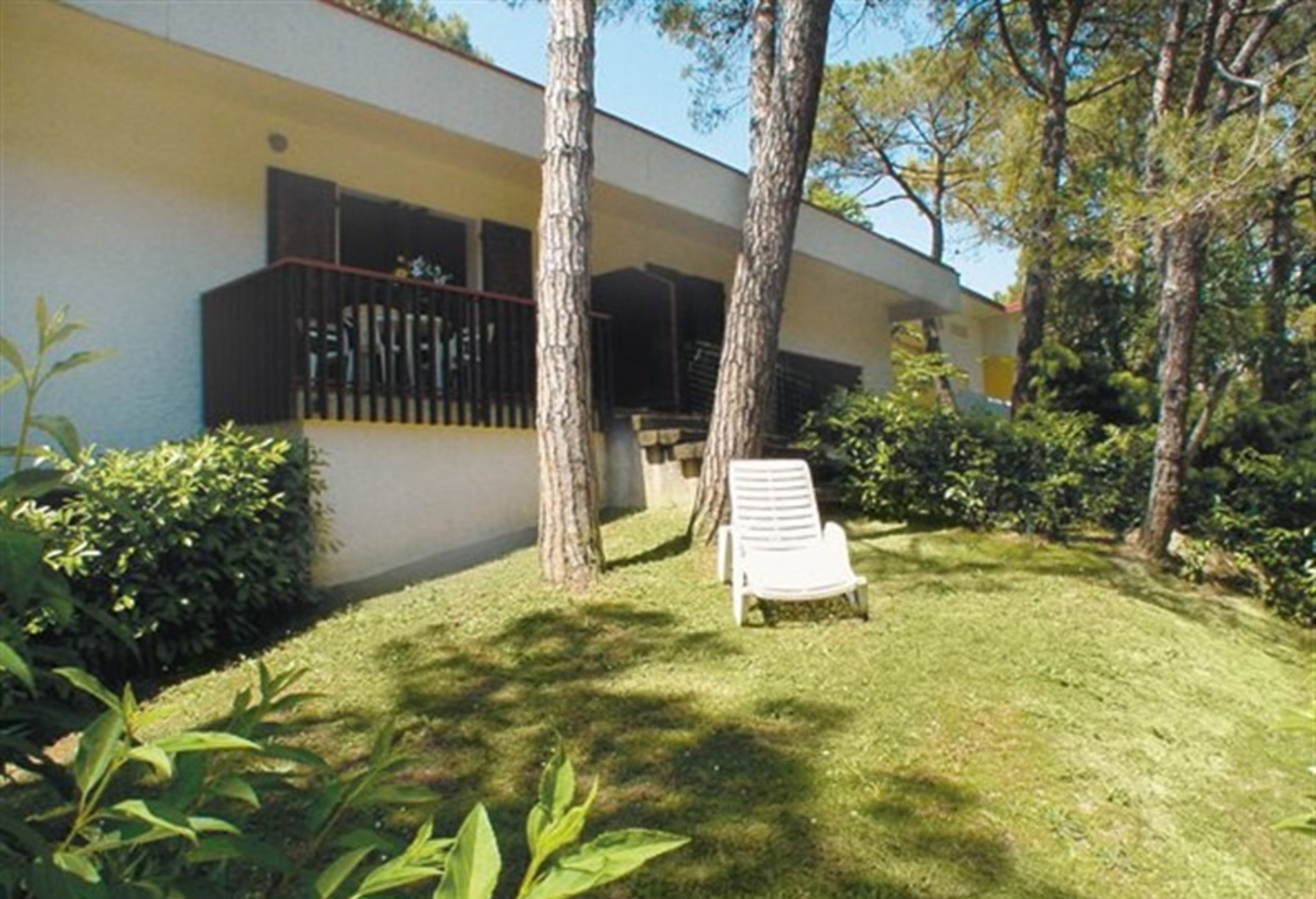 Functional Flat With Balcony For 7 Guests In Lignano Sabbiadoro - Lignano Pineta