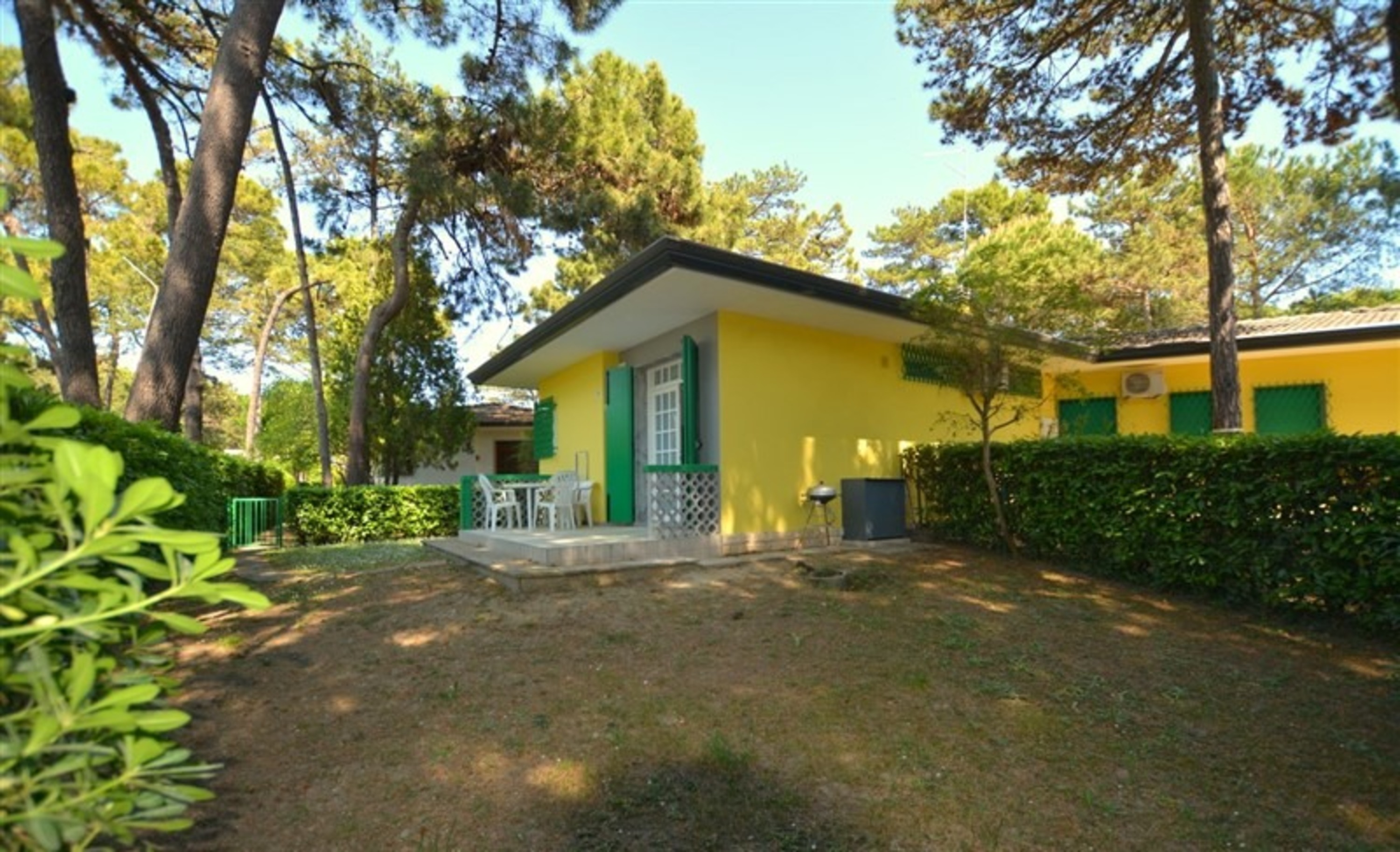 Villa Bifamiliare Con Giardino Privato Recintato A Lignano Pineta - Lignano Pineta