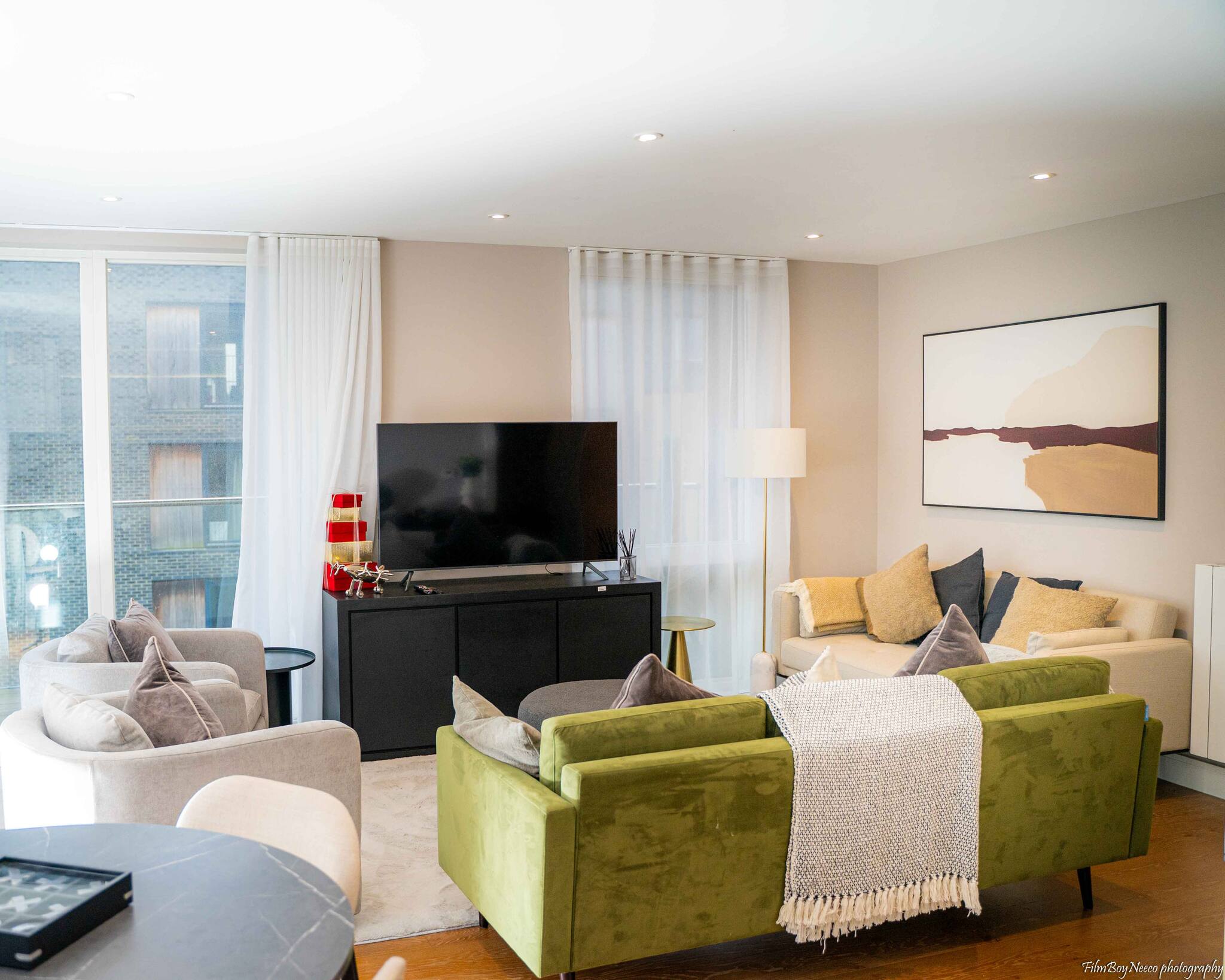 Luxurious 3-bedroom Apartment With Private Indoor Pool In London - London