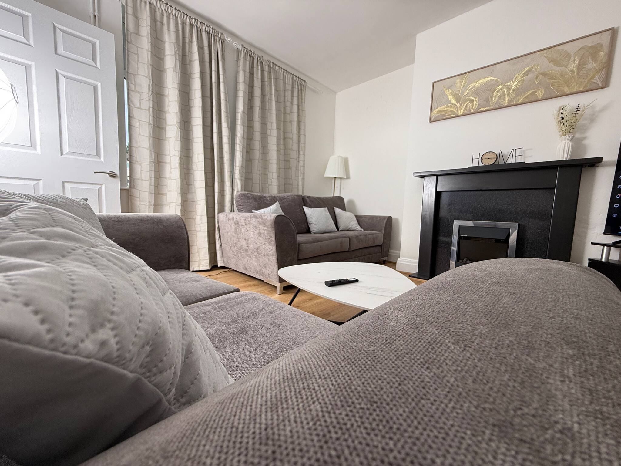 Urban Calm – Spacious 3-bed Home With Free Parking - West Yorkshire