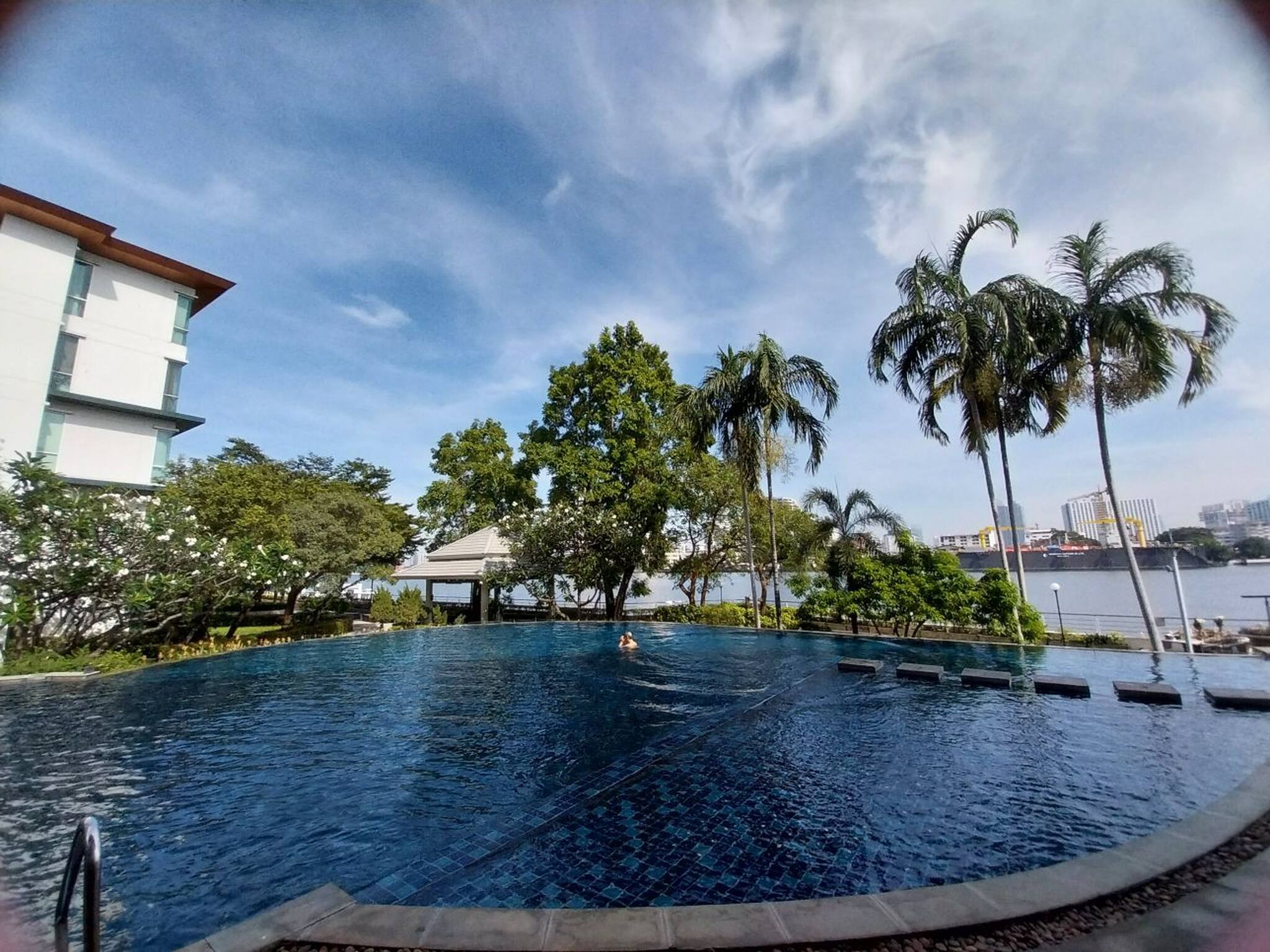 Condominio Con Vista Al Río Cerca De Icon Siam Internet De Alta Velocidad - Bangkok