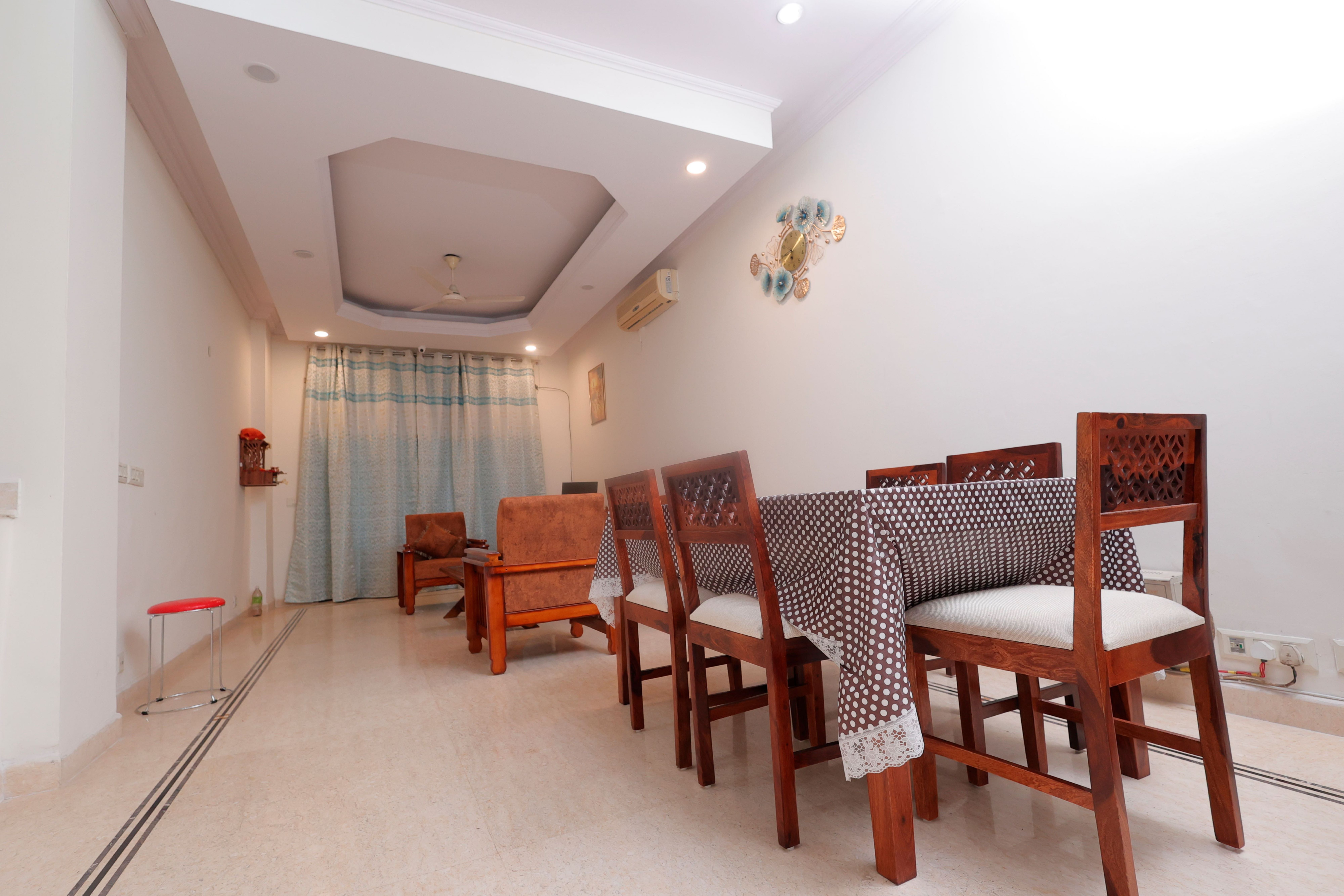Home Stay Cum Bed And Breakfast - Delhi