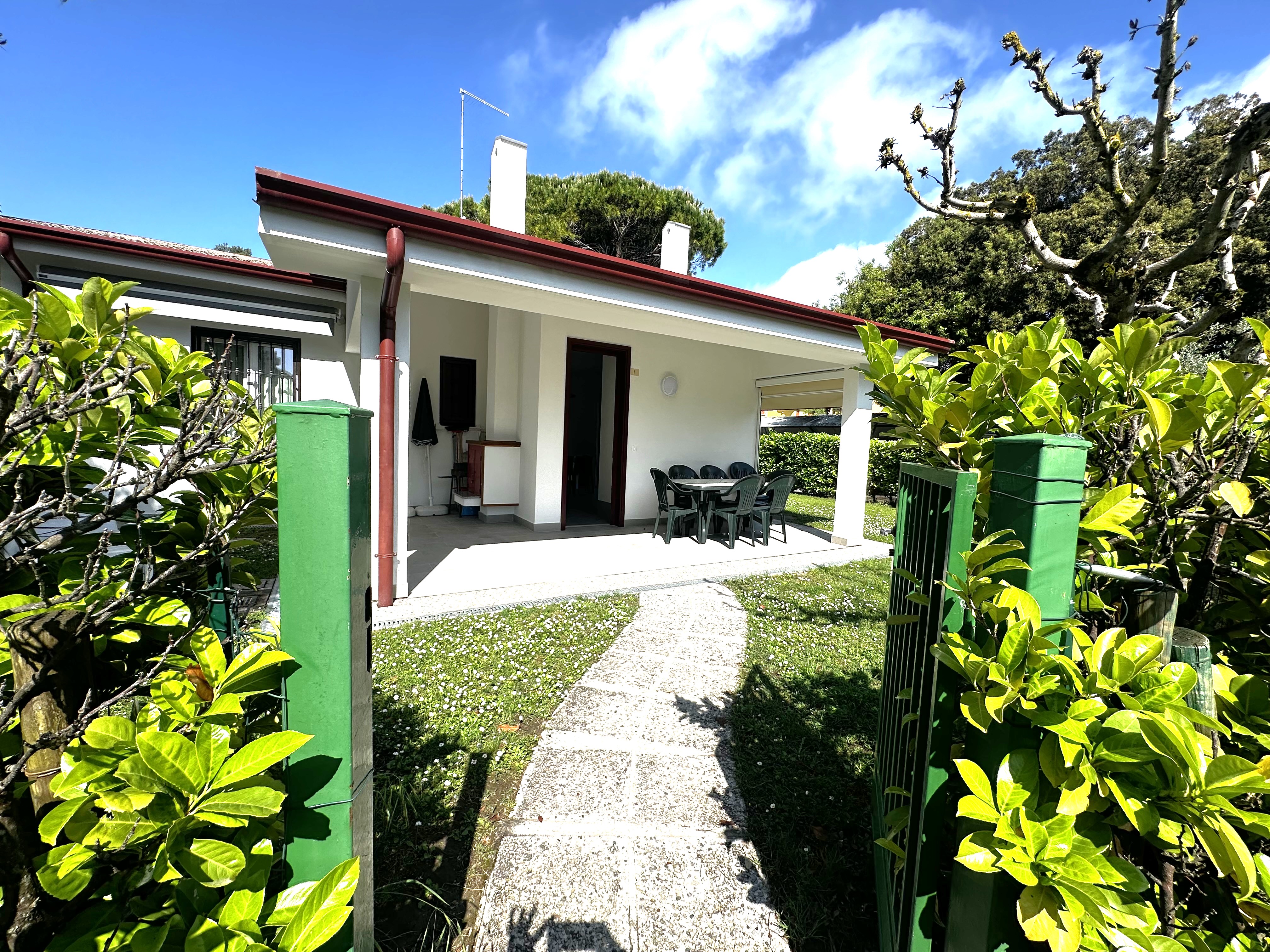 Villa With Garden And Pool Access In Bibione - Bibione