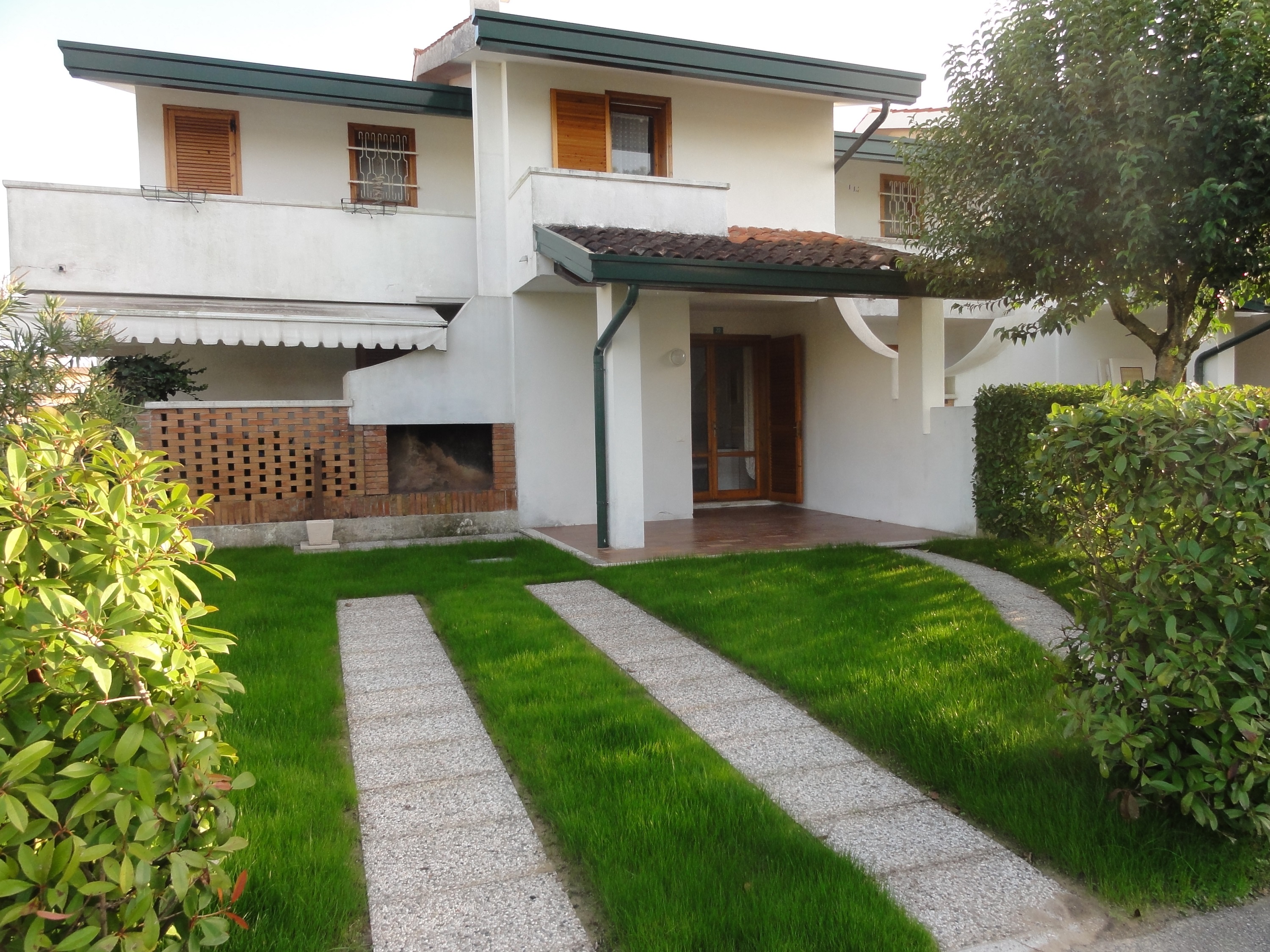 Charming Two-storey Home - Bibione
