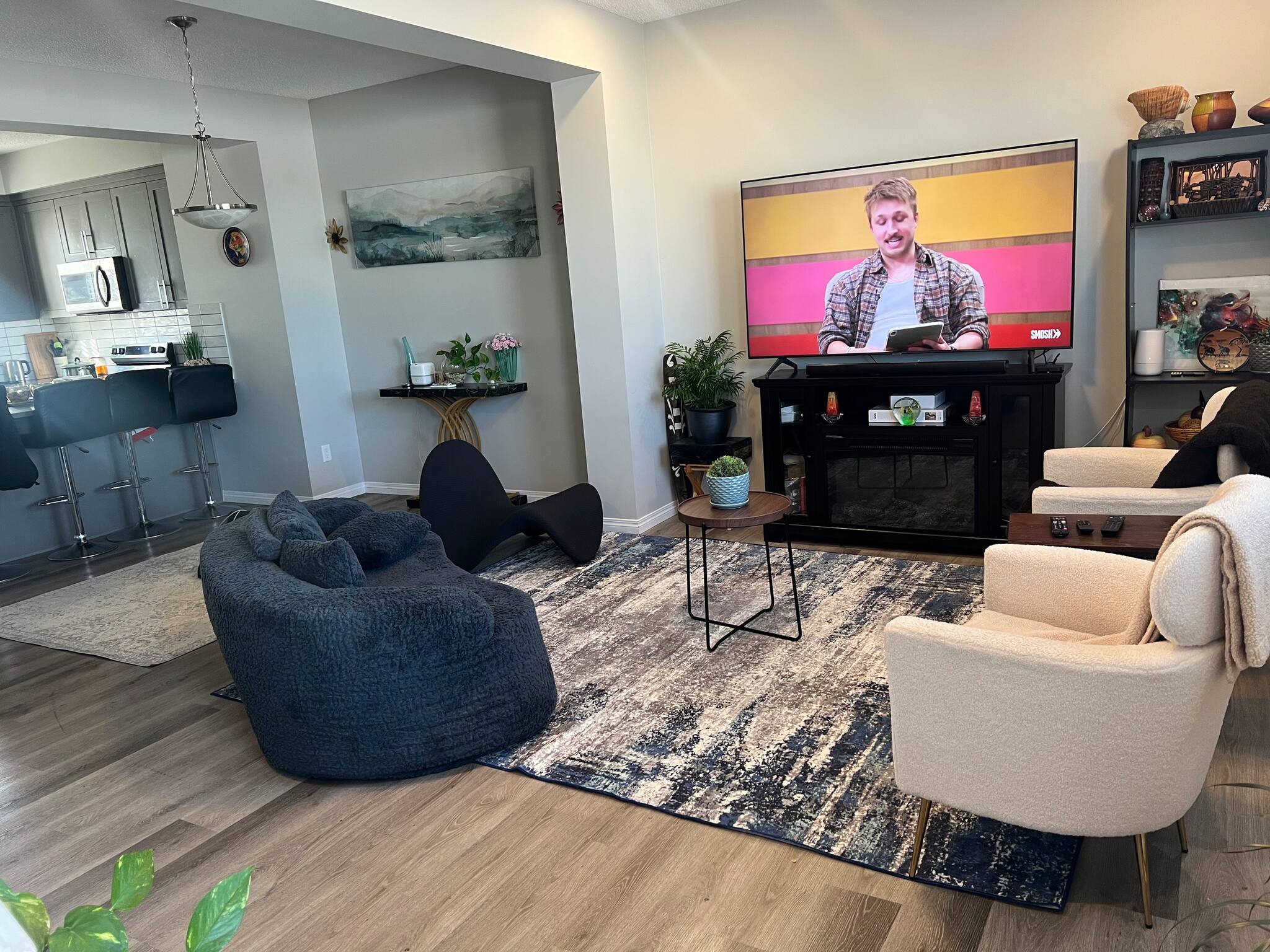 Spacious Private Room With Tv, Wifi And Fridge - Edmonton, Canada