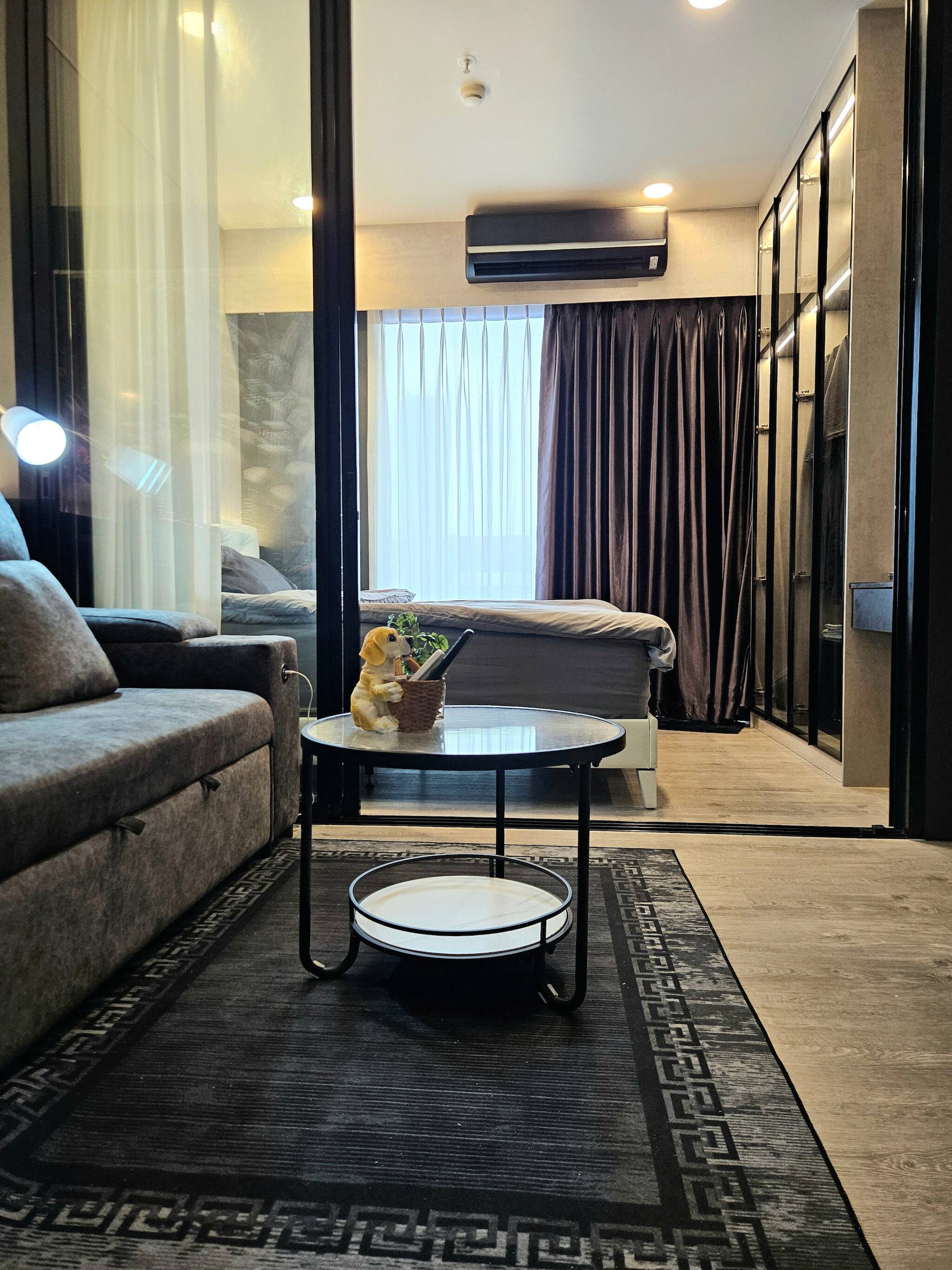 12th Floor Cozy Studio Room, 5-10 Mins Walk To Iconsiam And Bts - Bang Rak
