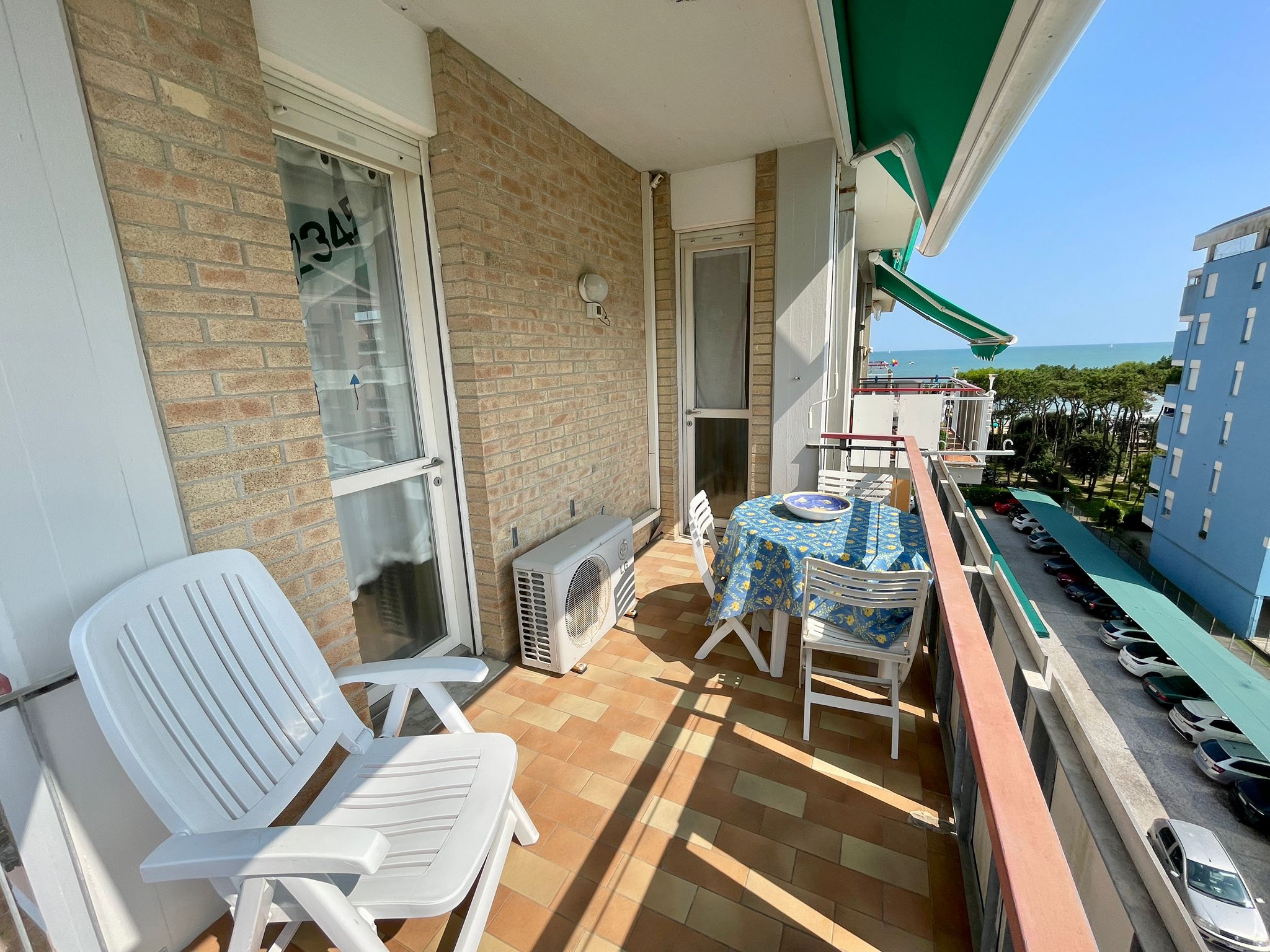 Luminoso Appartamento Con Ampia Terrazza - Caorle